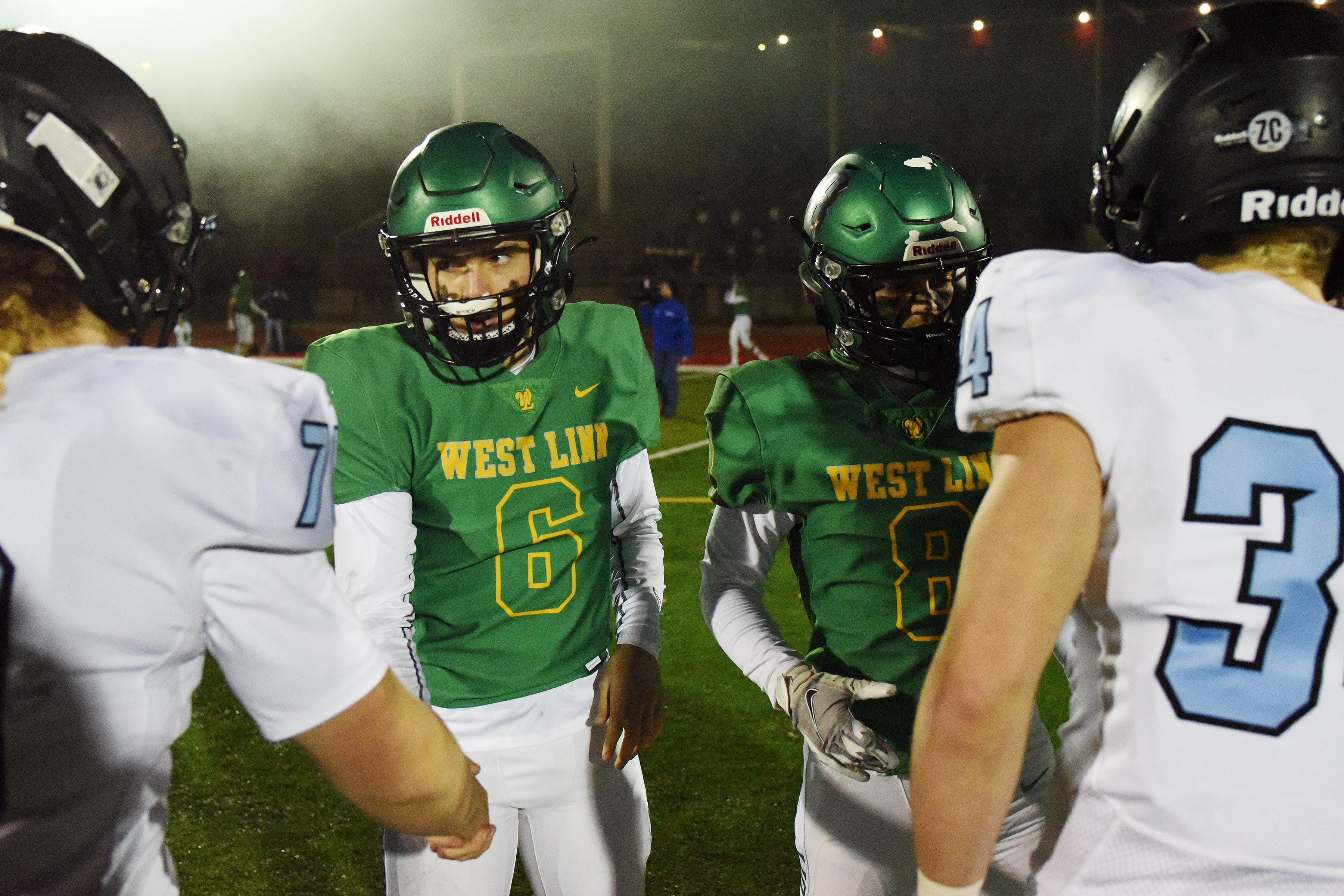 Lakeridge vs. West Linn in Oregon Class 6A football quarterfinals ...