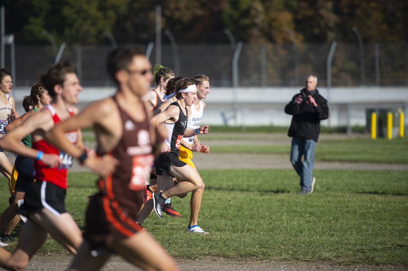Division 1 boys race at 2021 MHSAA Cross Country championships - mlive.com