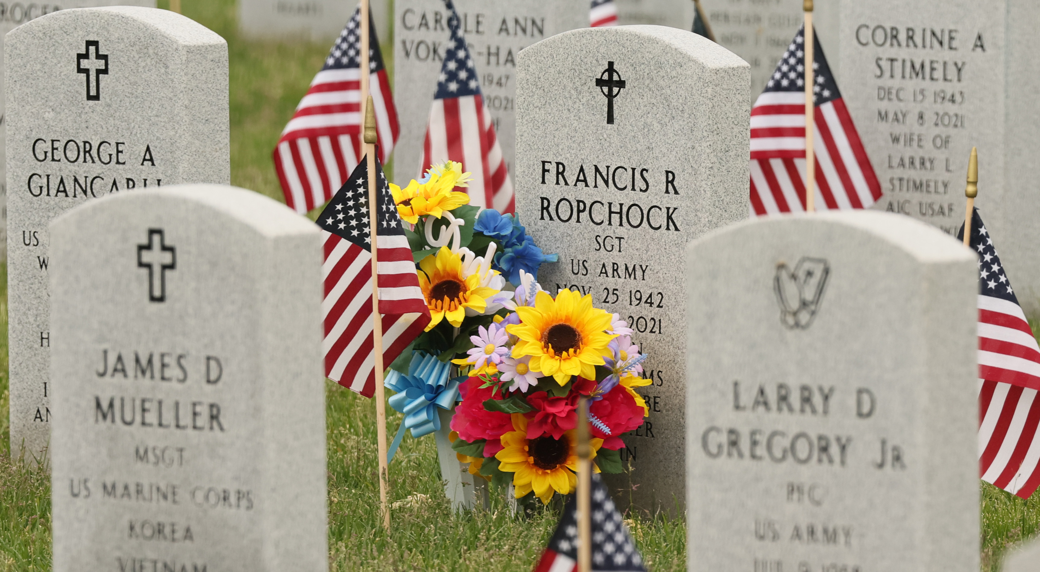 25th annual Memorial Day service at Western Reserve National Cemetery ...