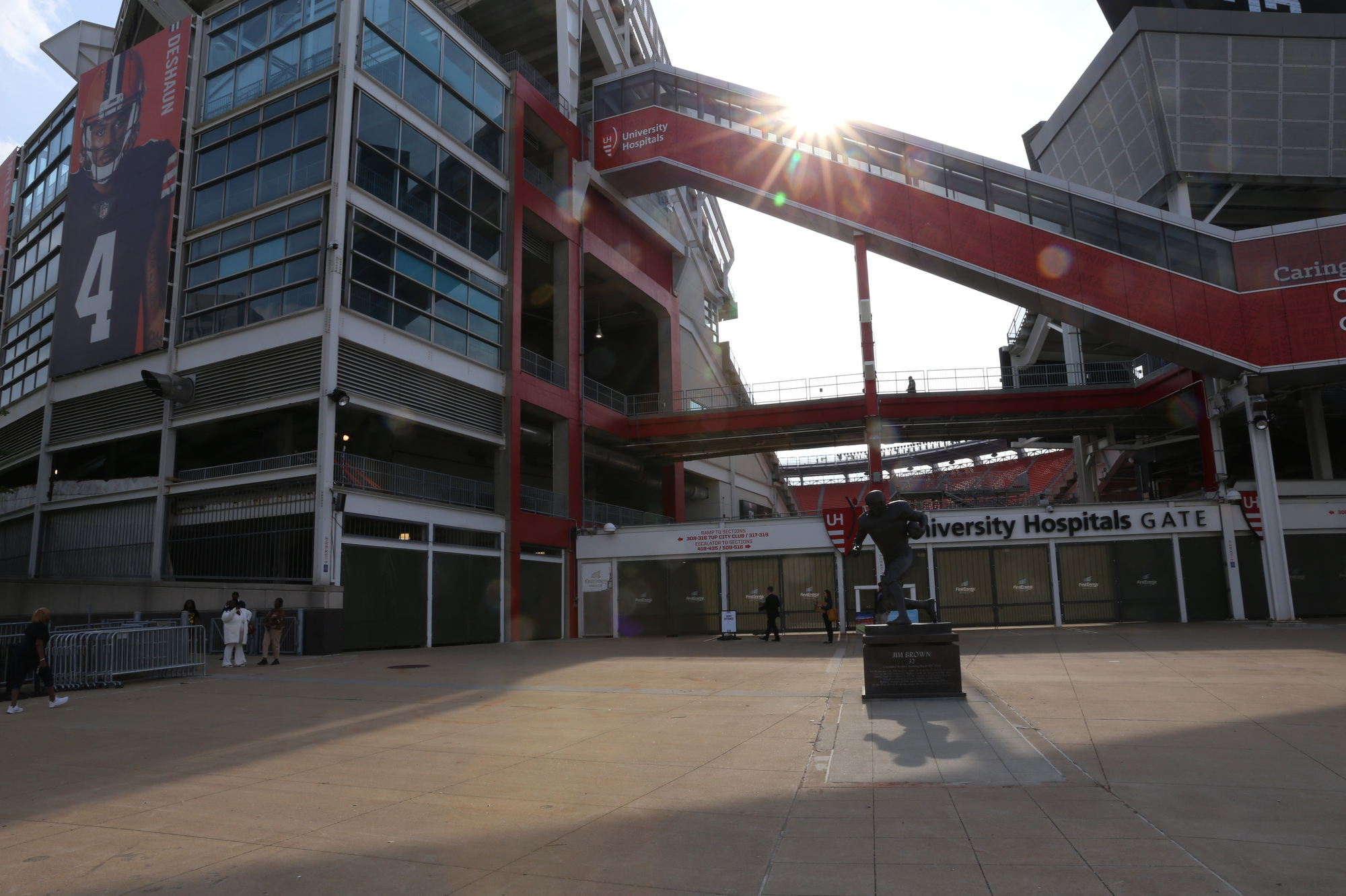 Jim Brown statue at Cleveland Browns Stadium - cleveland.com