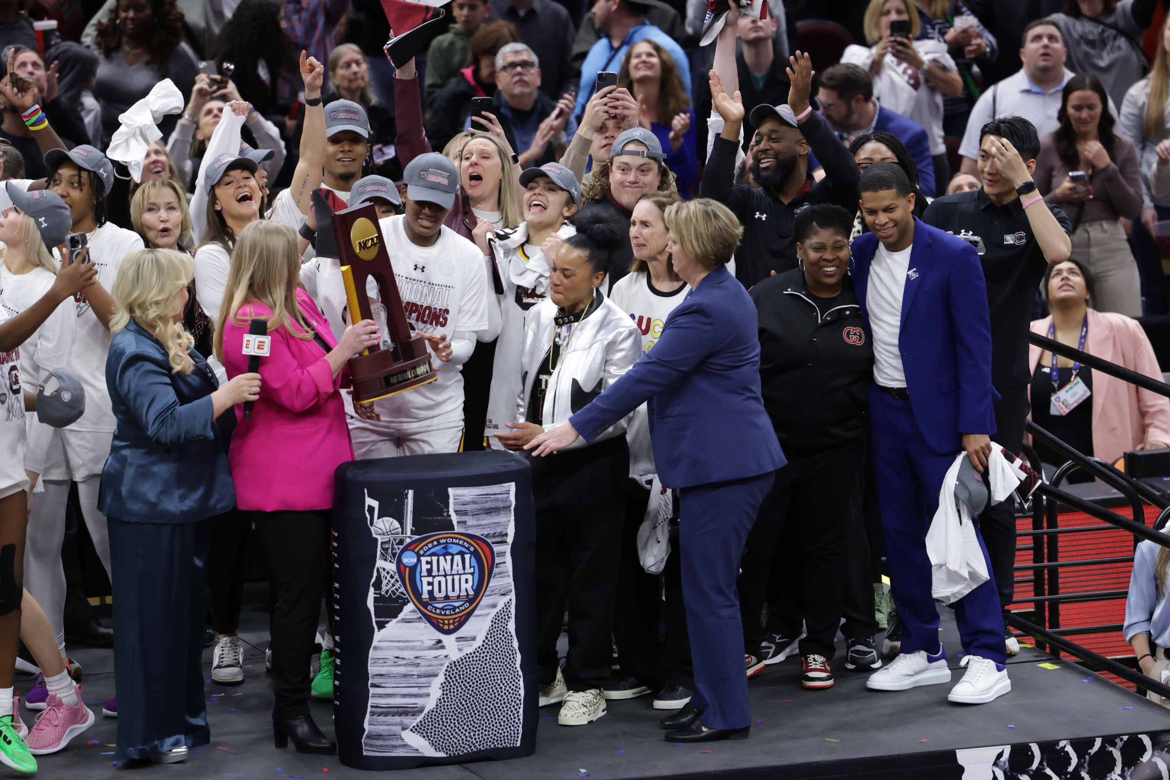 Iowa vs. South Carolina in NCAA Women's Final Four championship game ...