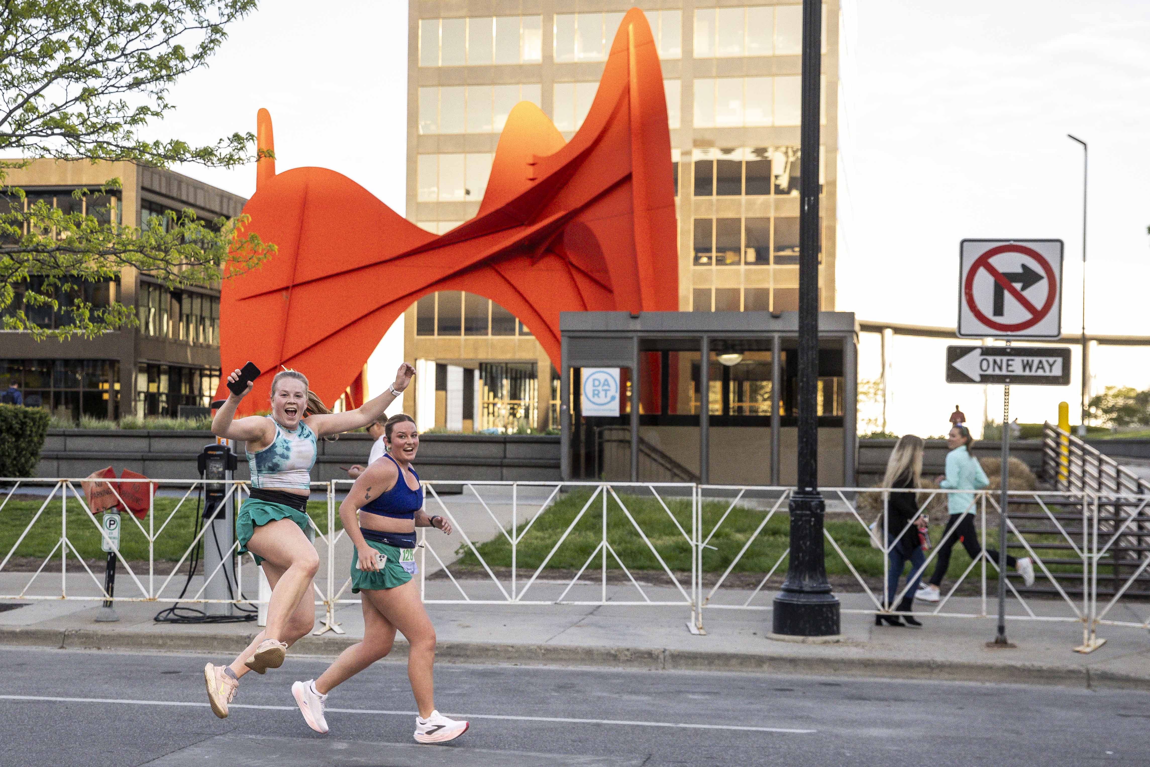 Amway River Bank Run 2025 - mlive.com