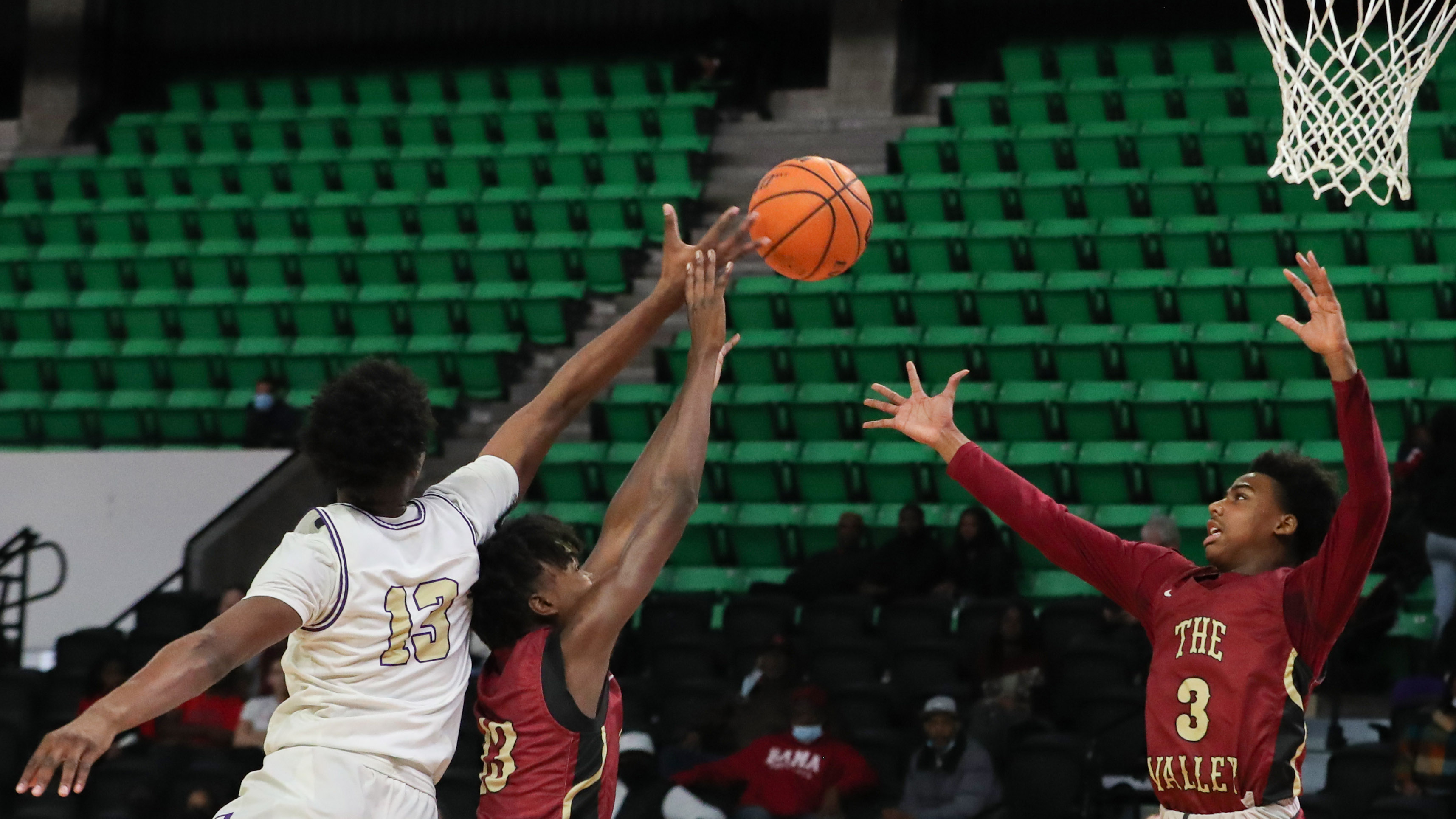Pinson Valley vs. Hueytown boys basketball - al.com