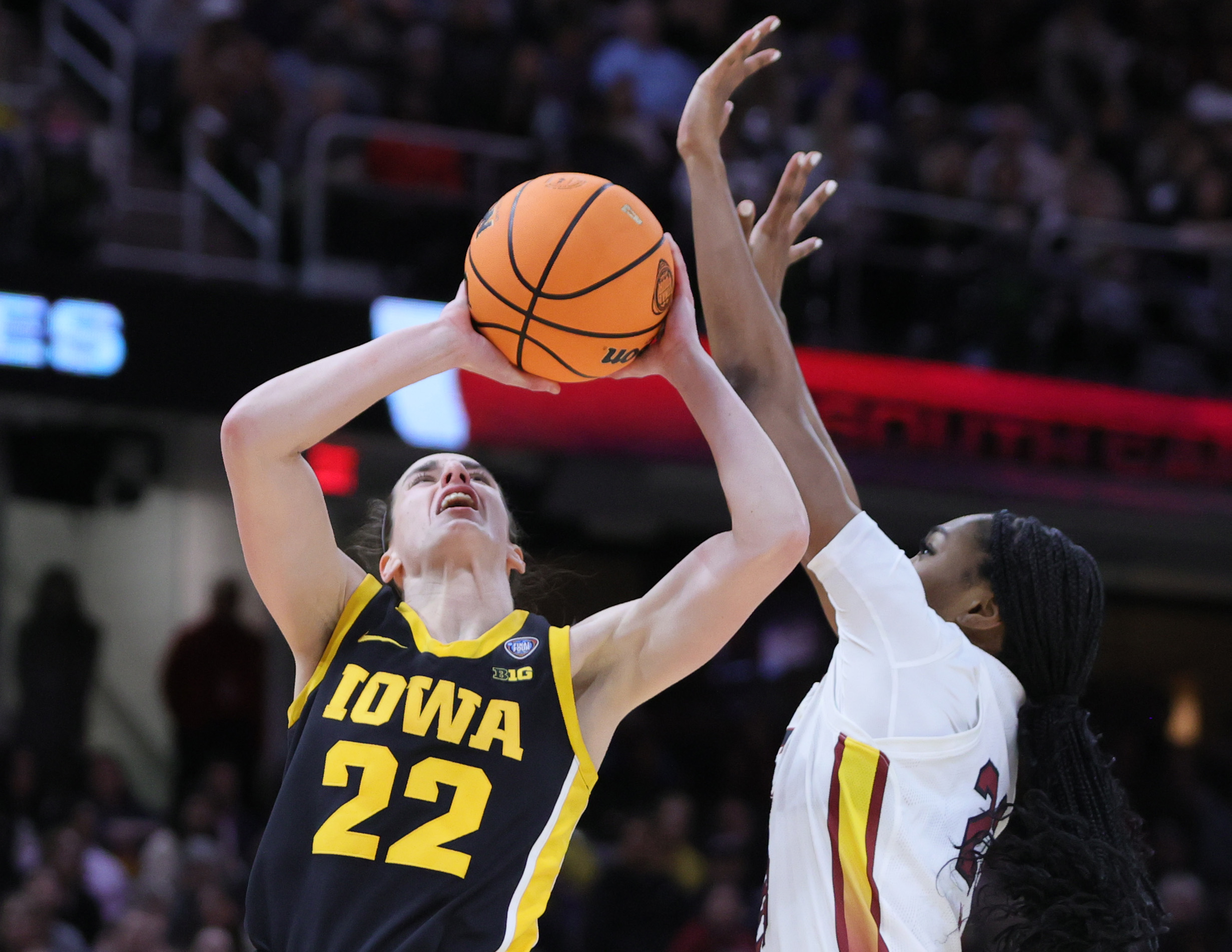 Iowa vs. South Carolina in NCAA Women's Final Four championship game ...
