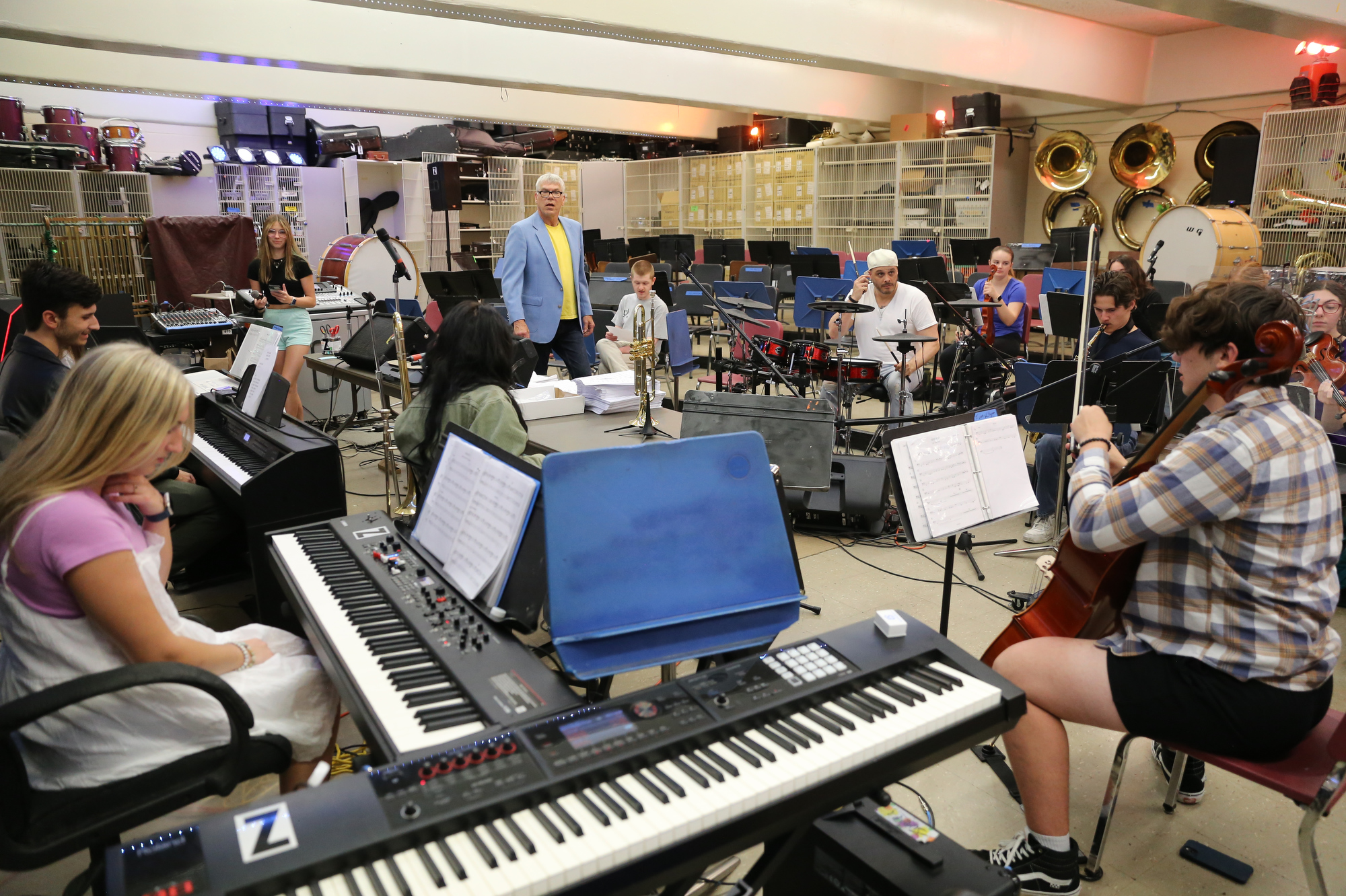 Normandy HS band rehearses for upcoming "Dark Side of the Moon ...