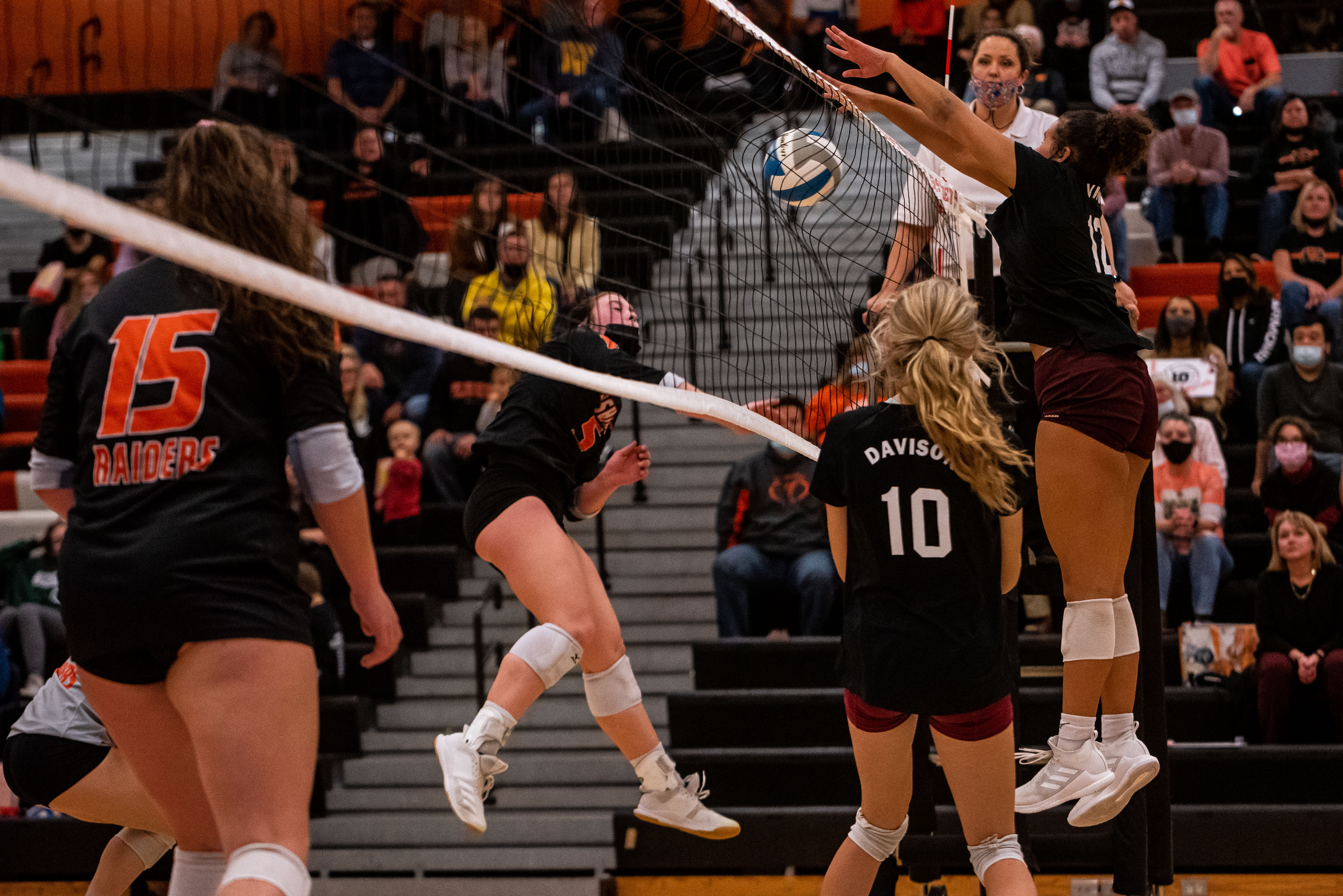Davison volleyball defeats Flushing in Division 1 regional semifinal ...