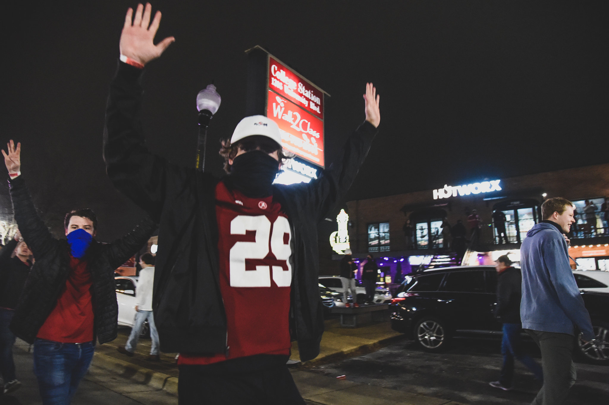 Alabama Fans Celebrate on Strip 2021 - al.com