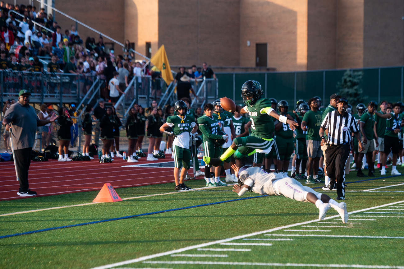 Ann Arbor Huron vs. Detroit Southeastern high school football - mlive.com
