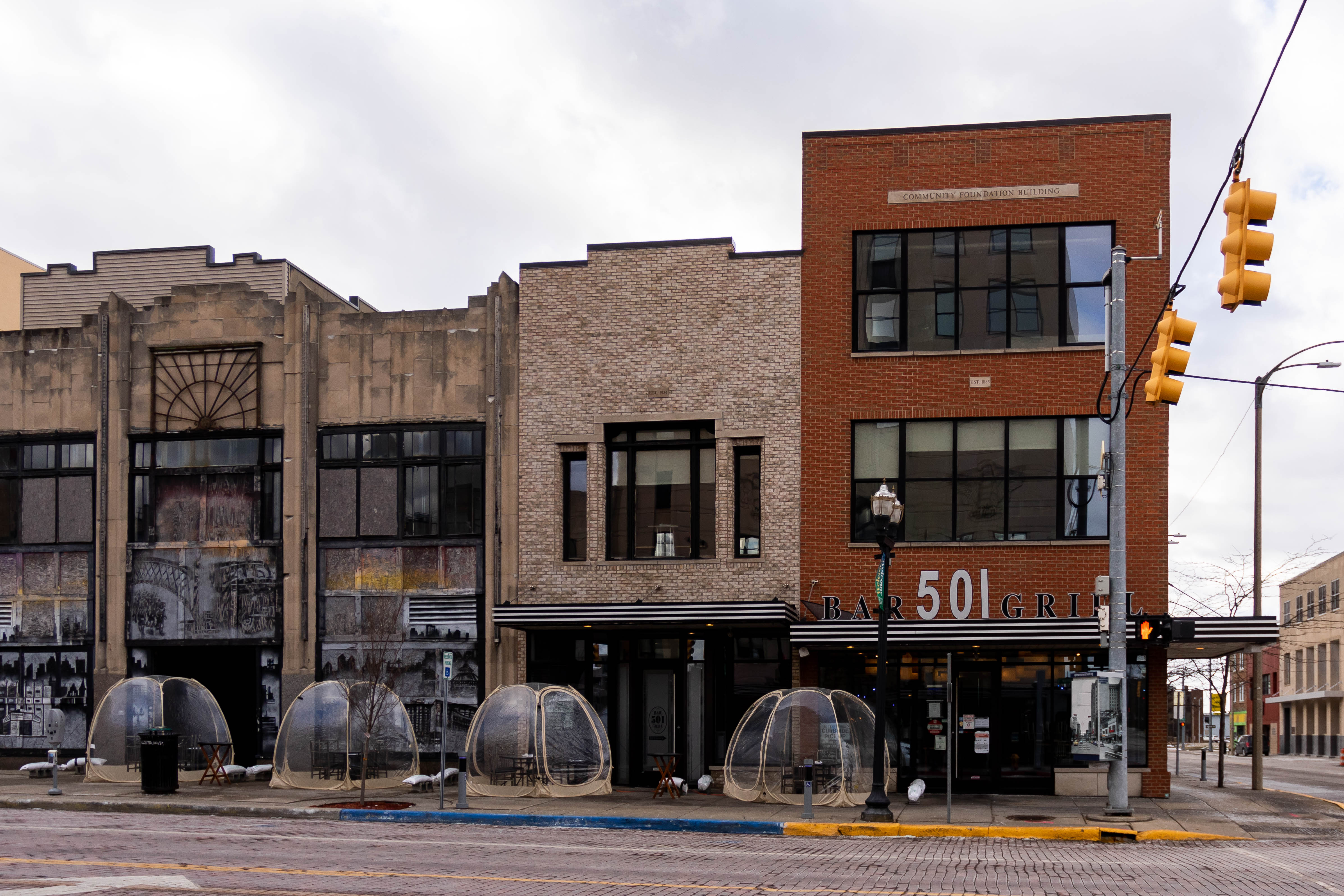 Flint area restaurants offer outdoor dining options to guests - mlive.com