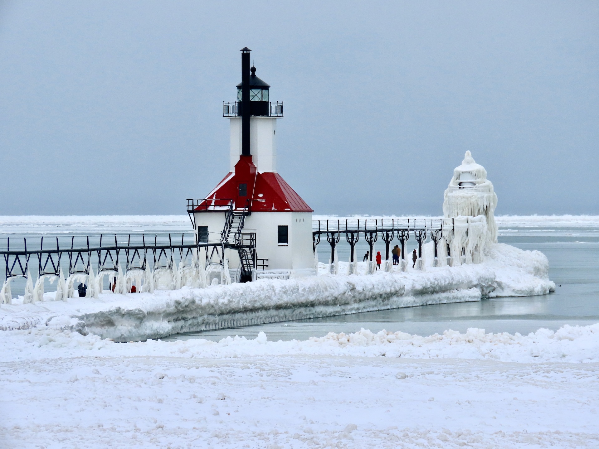 Old Man Winter shows up on Lake Michigan piers - mlive.com