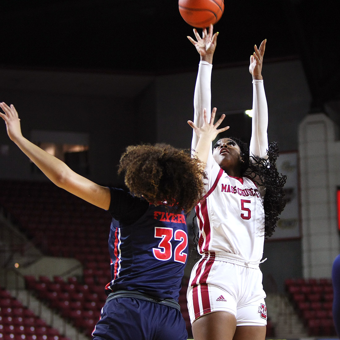UMass Women's Basketball vs Dayton 1/19/22 - masslive.com