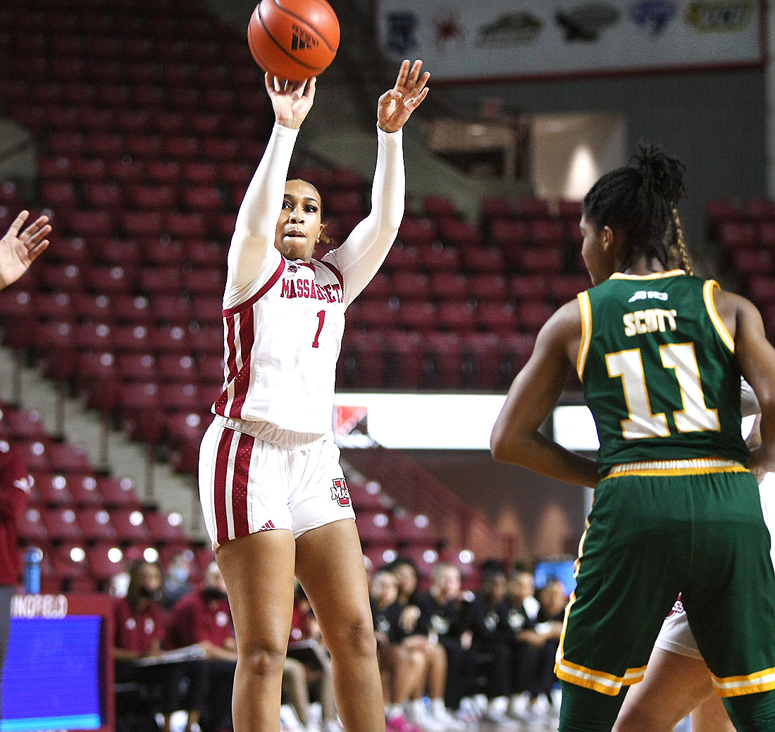 UMass Women's Basketball vs George Mason 2/11/22 - masslive.com