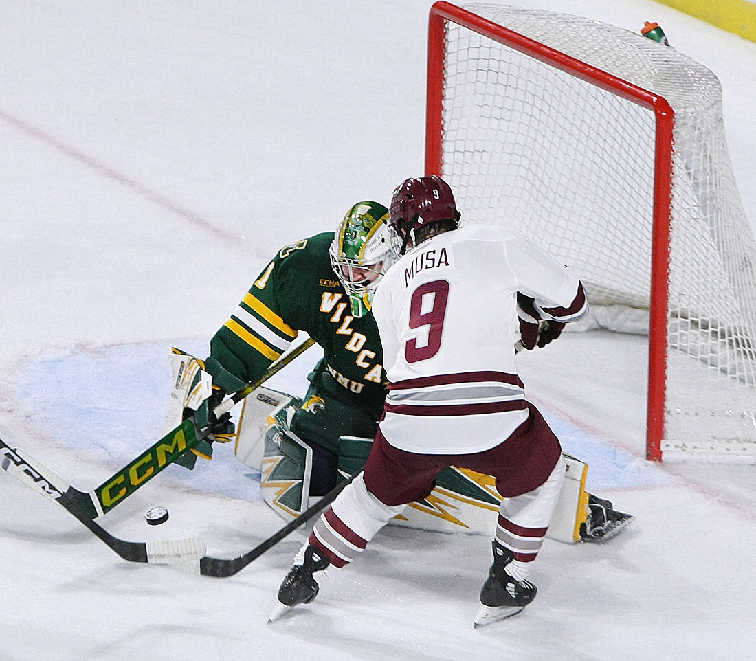 UMass Hockey vs Northern Michigan 10/4/25 - masslive.com