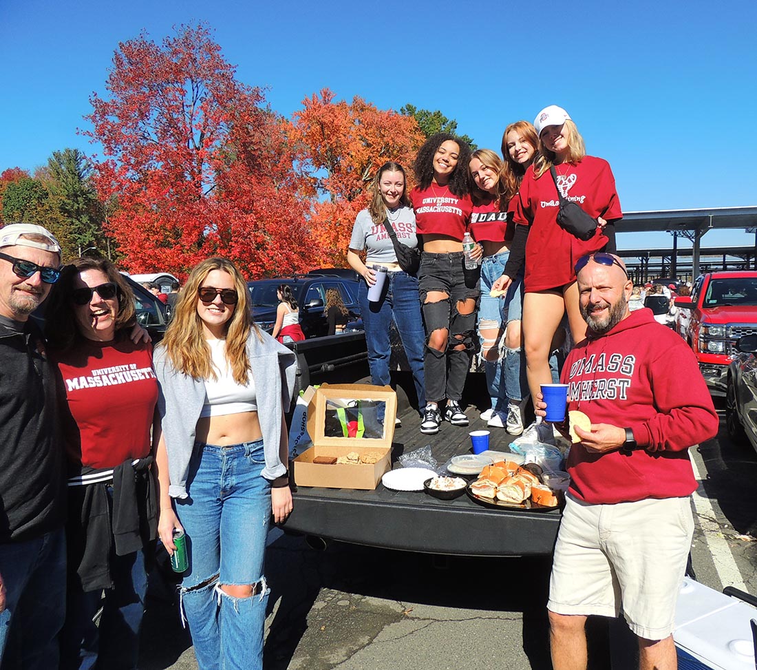 UMass Football vs Buffalo 10/15/22 - masslive.com
