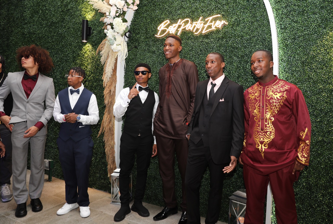 Prom 2022: Eagle Academy High School seniors celebrate at Eve Lounge ...