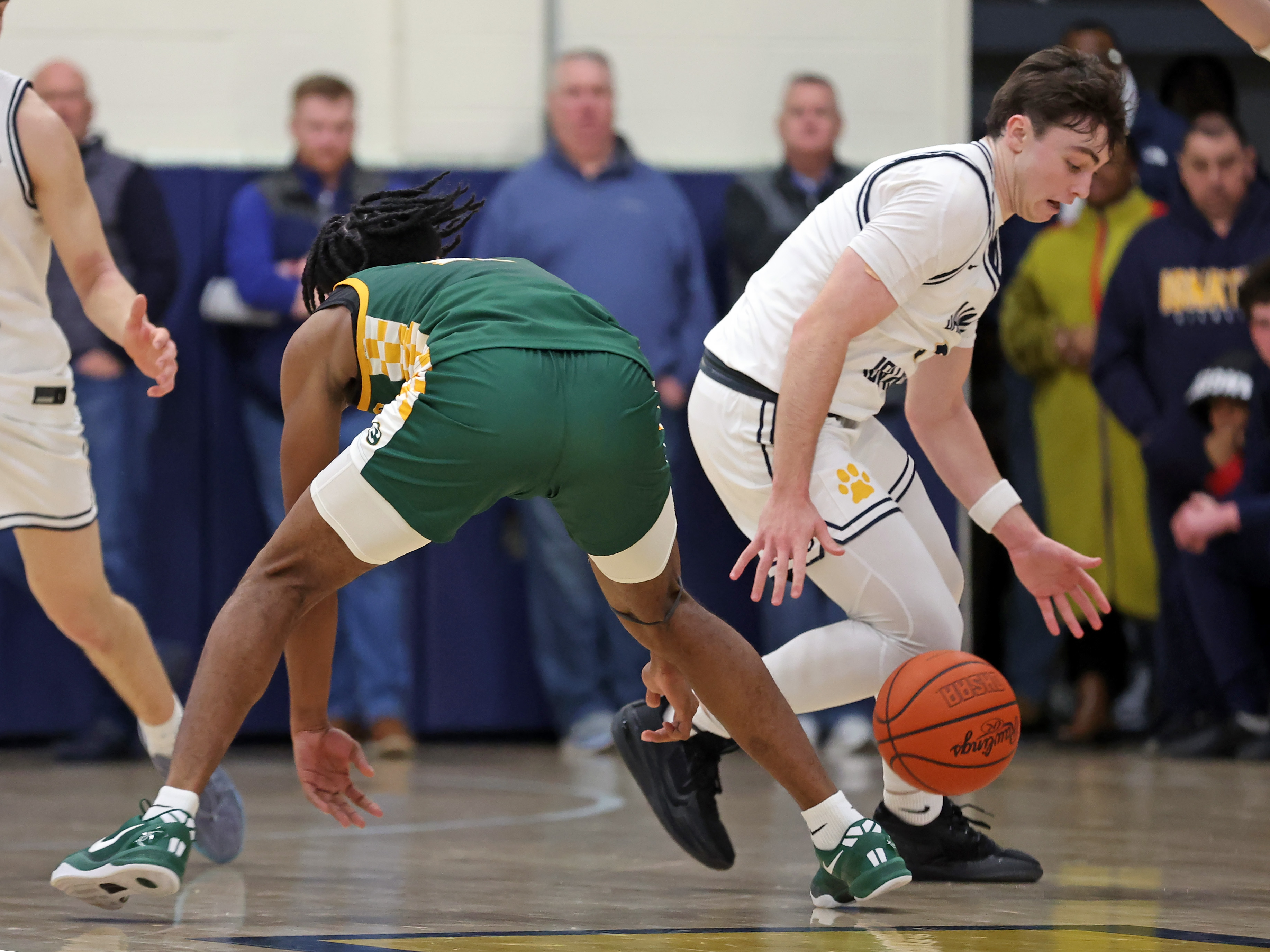 Boys high school hoops; St. Edward at St. Ignatius, February 7, 2025 ...