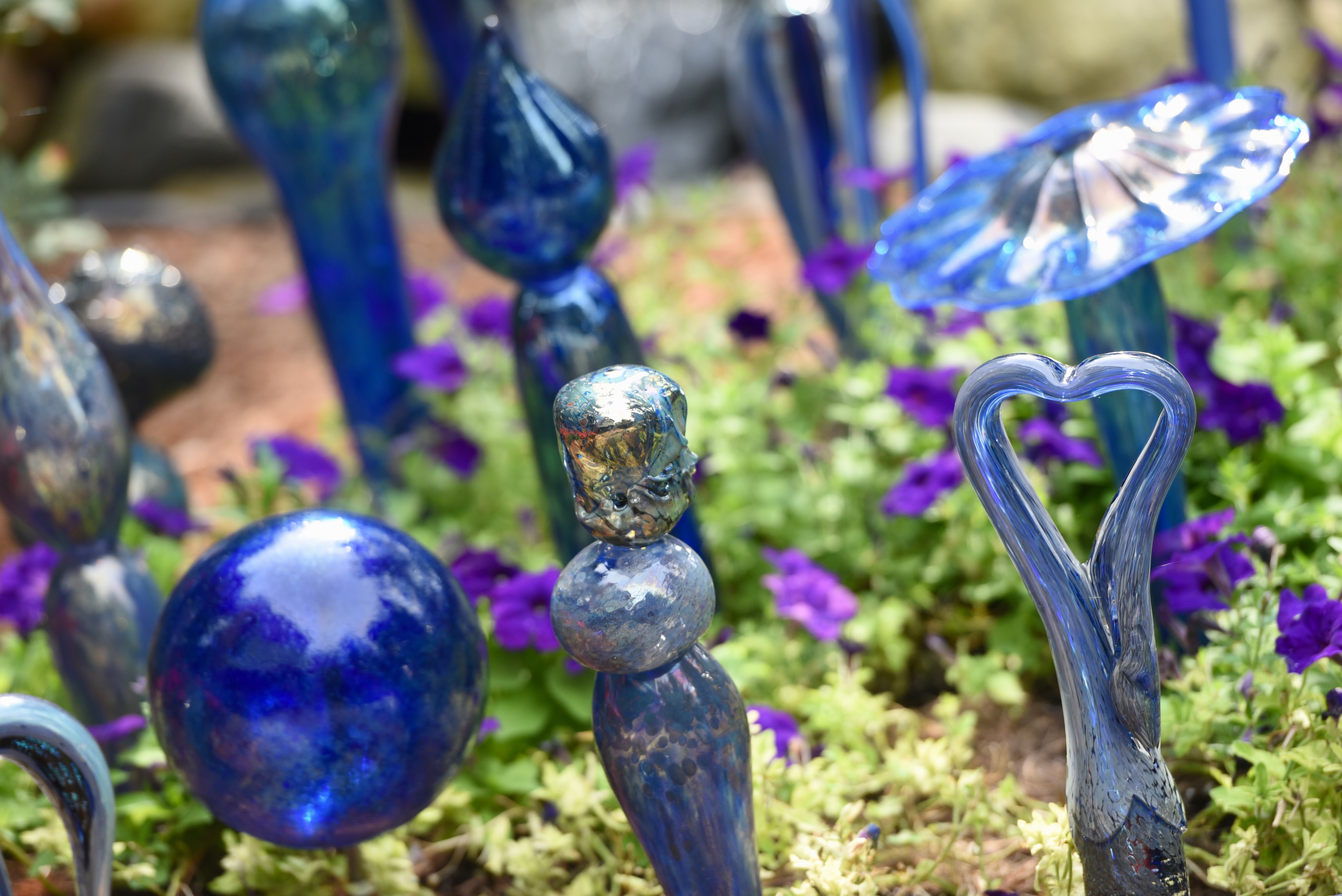 Ann Arbor artist Larry Nisson's glass artwork and backyard garden ...