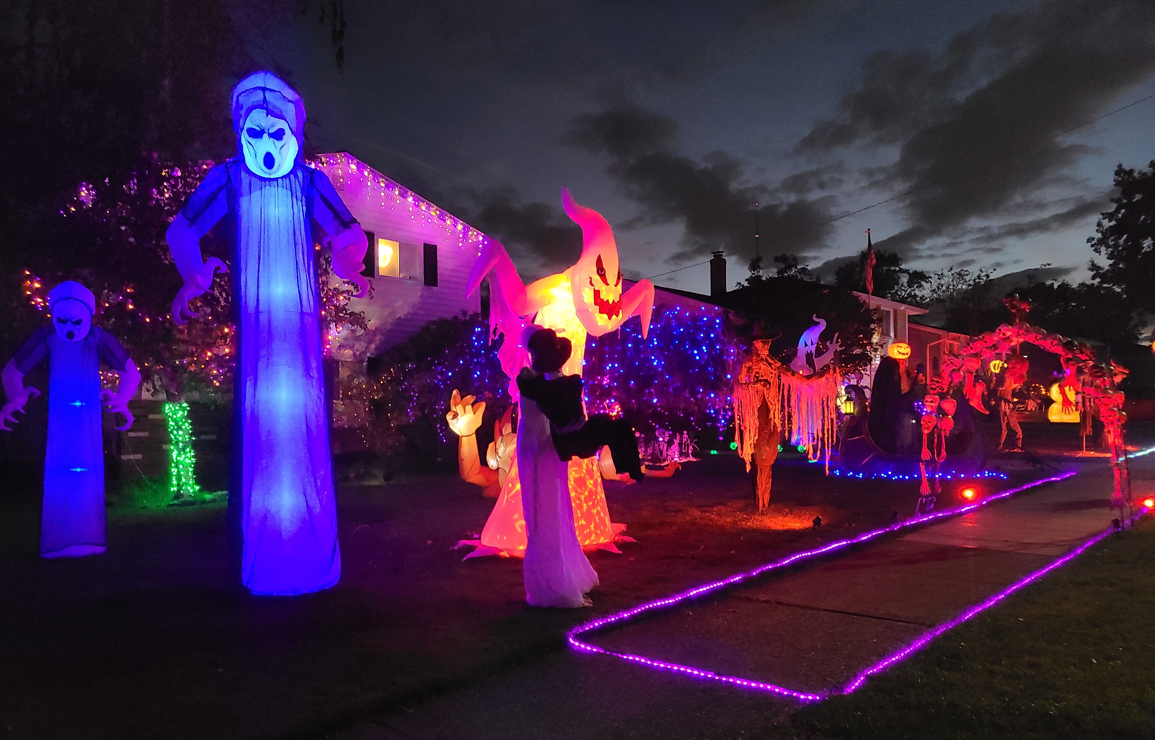Northeast Ohioans impress with spook-tacular Halloween displays 2022 ...