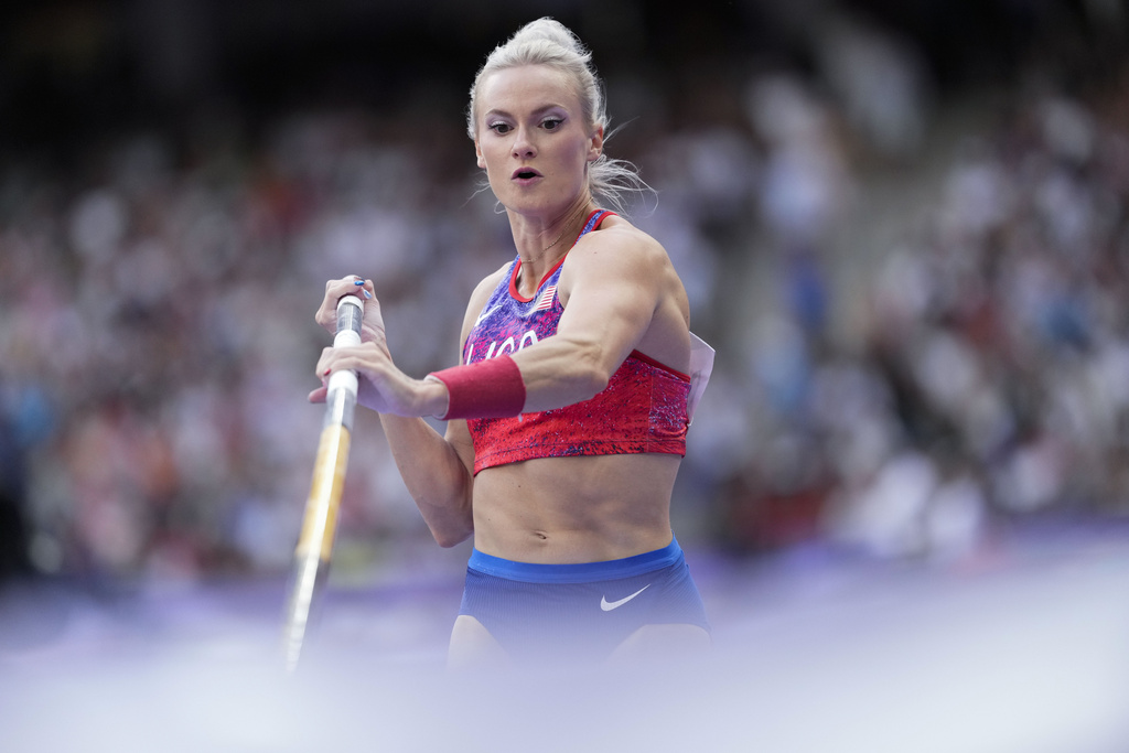 Katie Moon in the pole vault final at Paris Olympics 2024 - cleveland.com