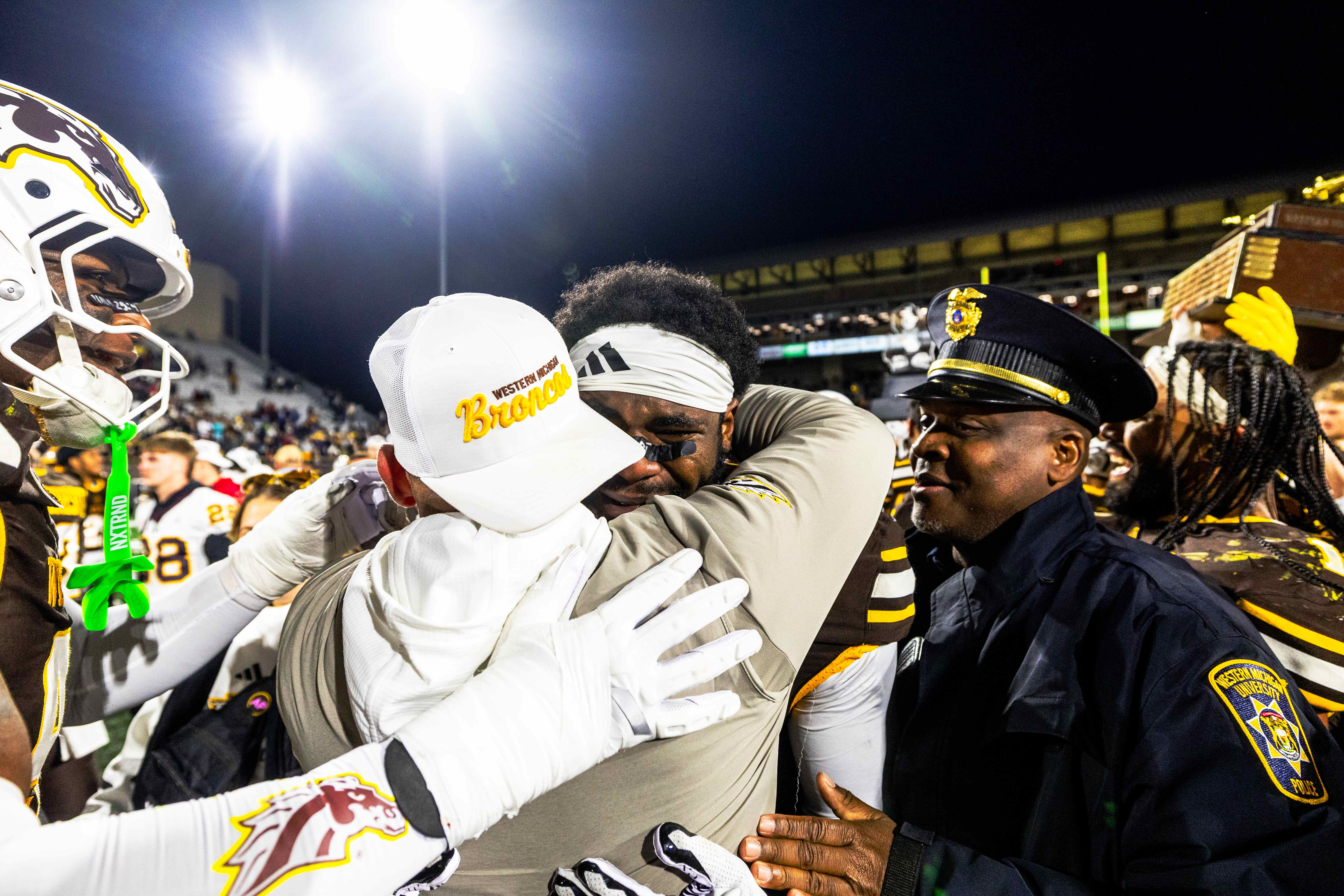 Western Michigan hosts Central Michigan in rivalry football game ...