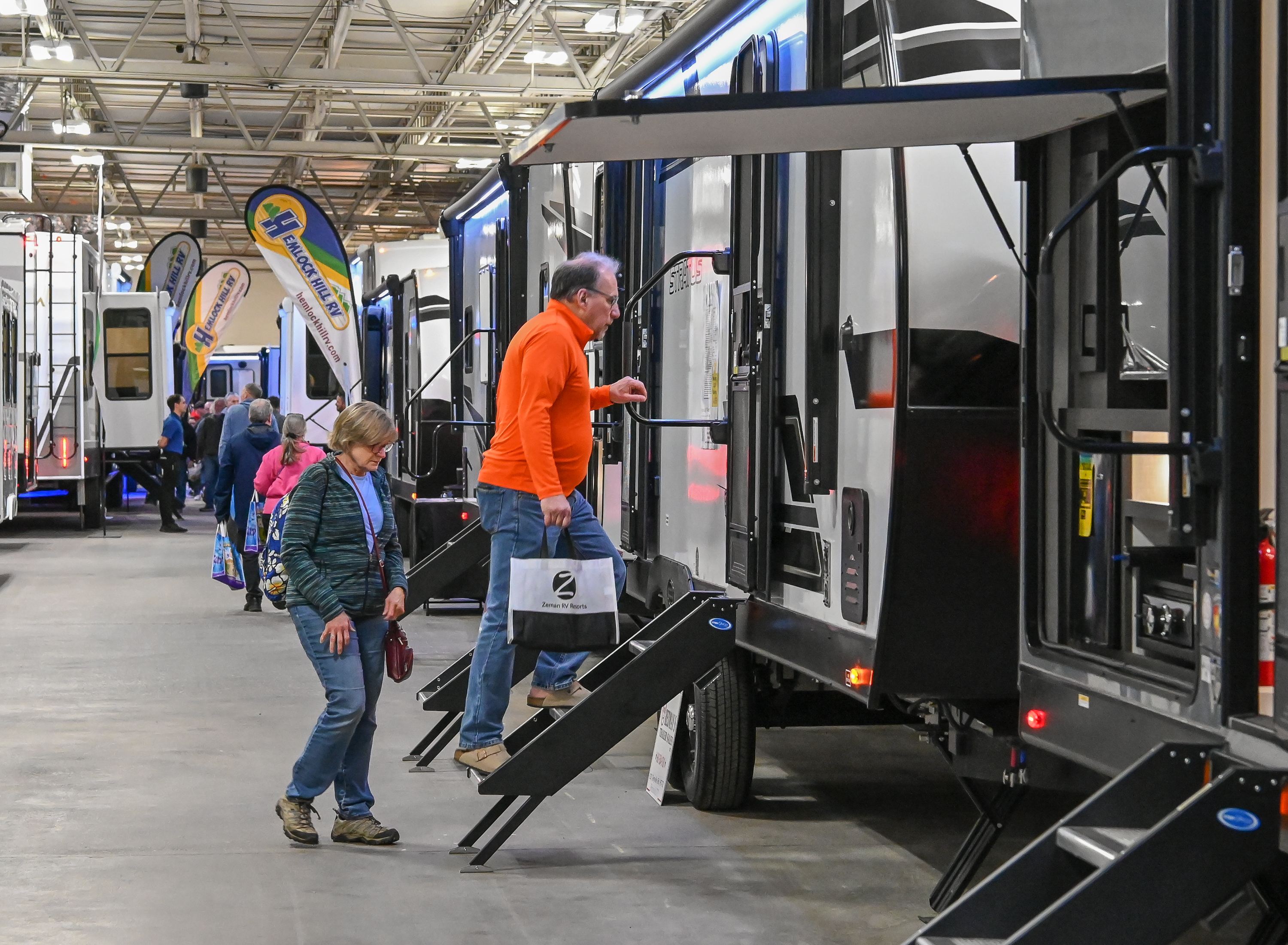 RV, Camping and Outdoor Show draws crowds to Eastern States Exposition ...