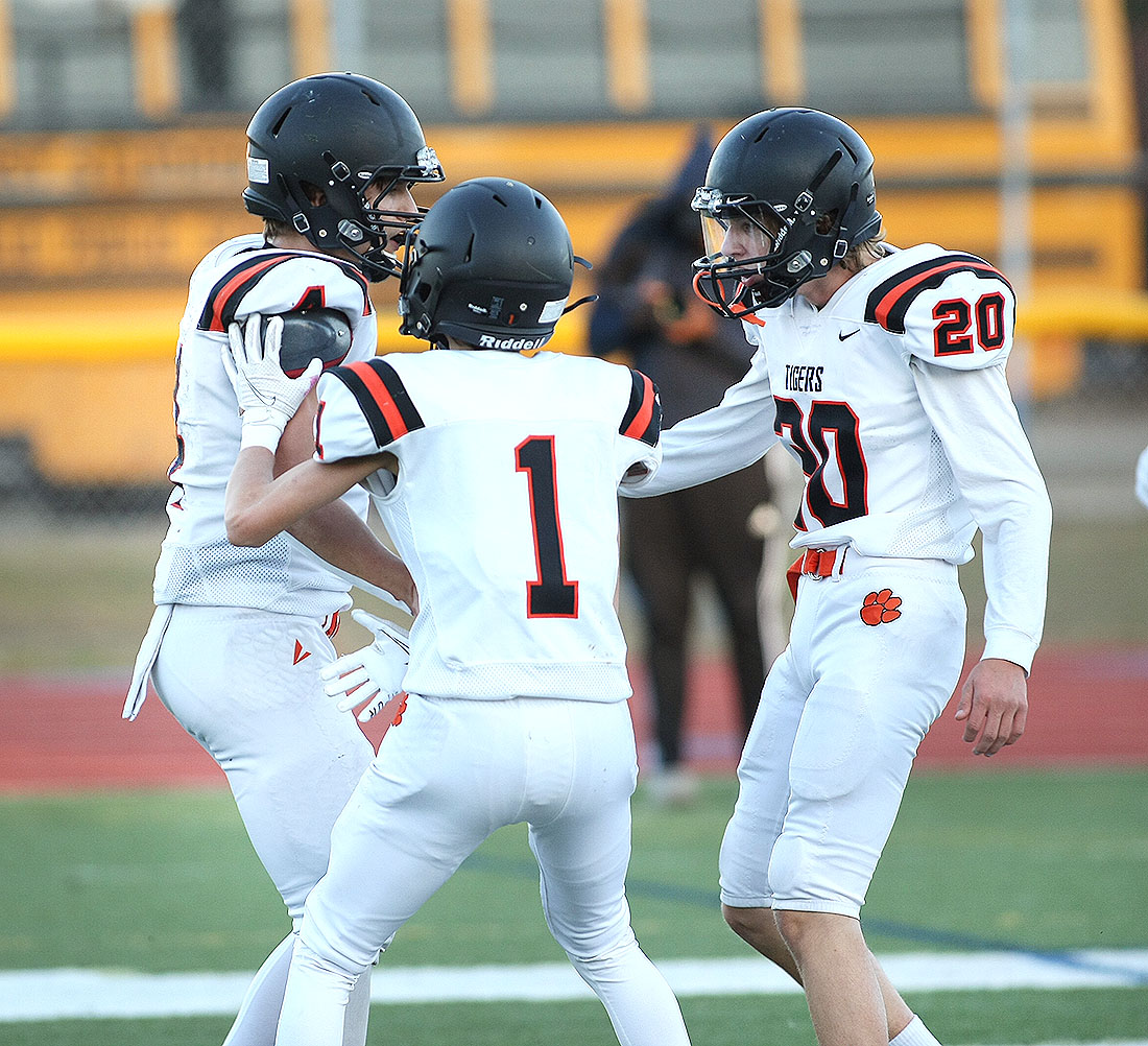 South Hadley vs Putnam Football 10/21/22 - masslive.com