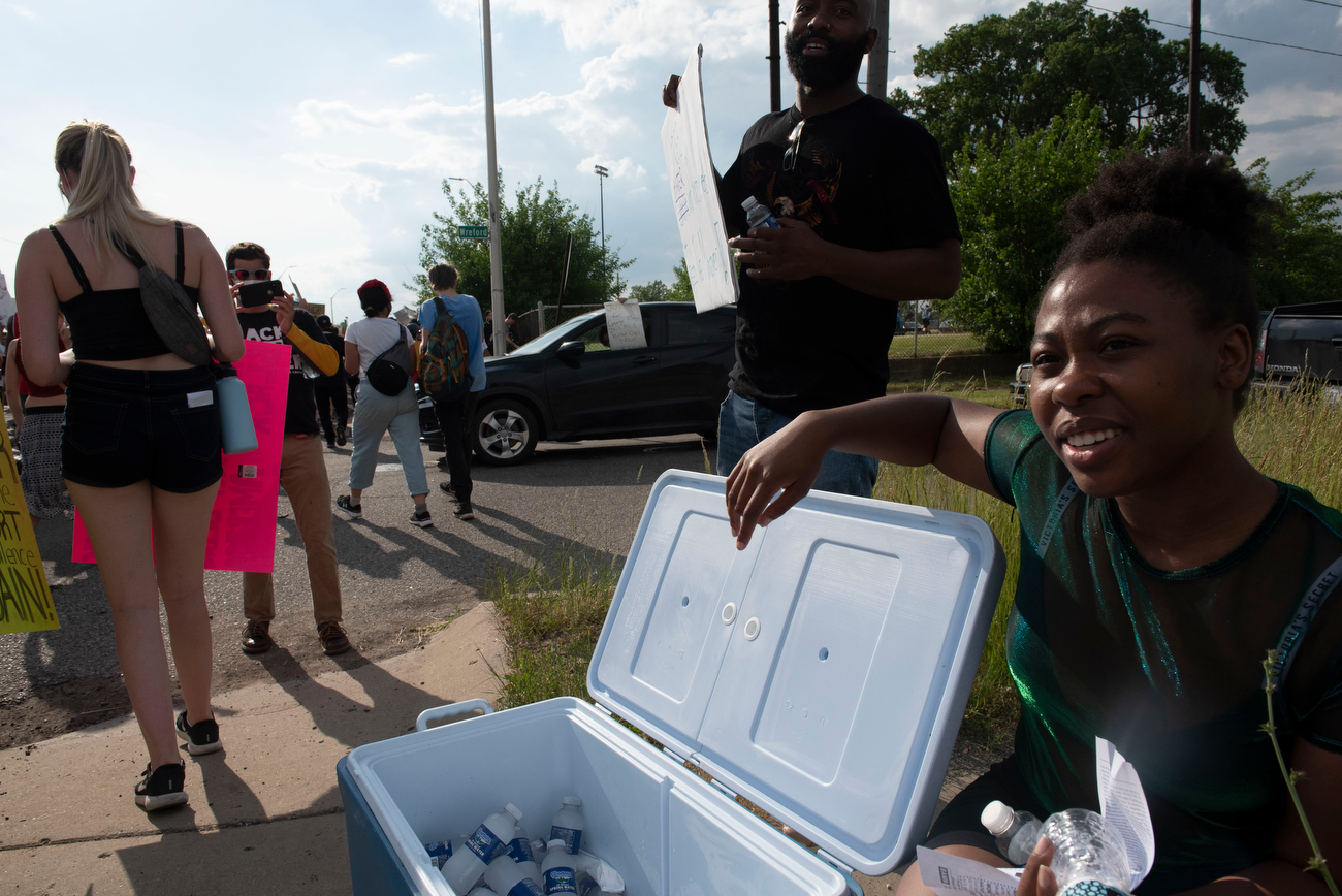 Detroit protesters march to site where 1967 riot began in eighth day of ...