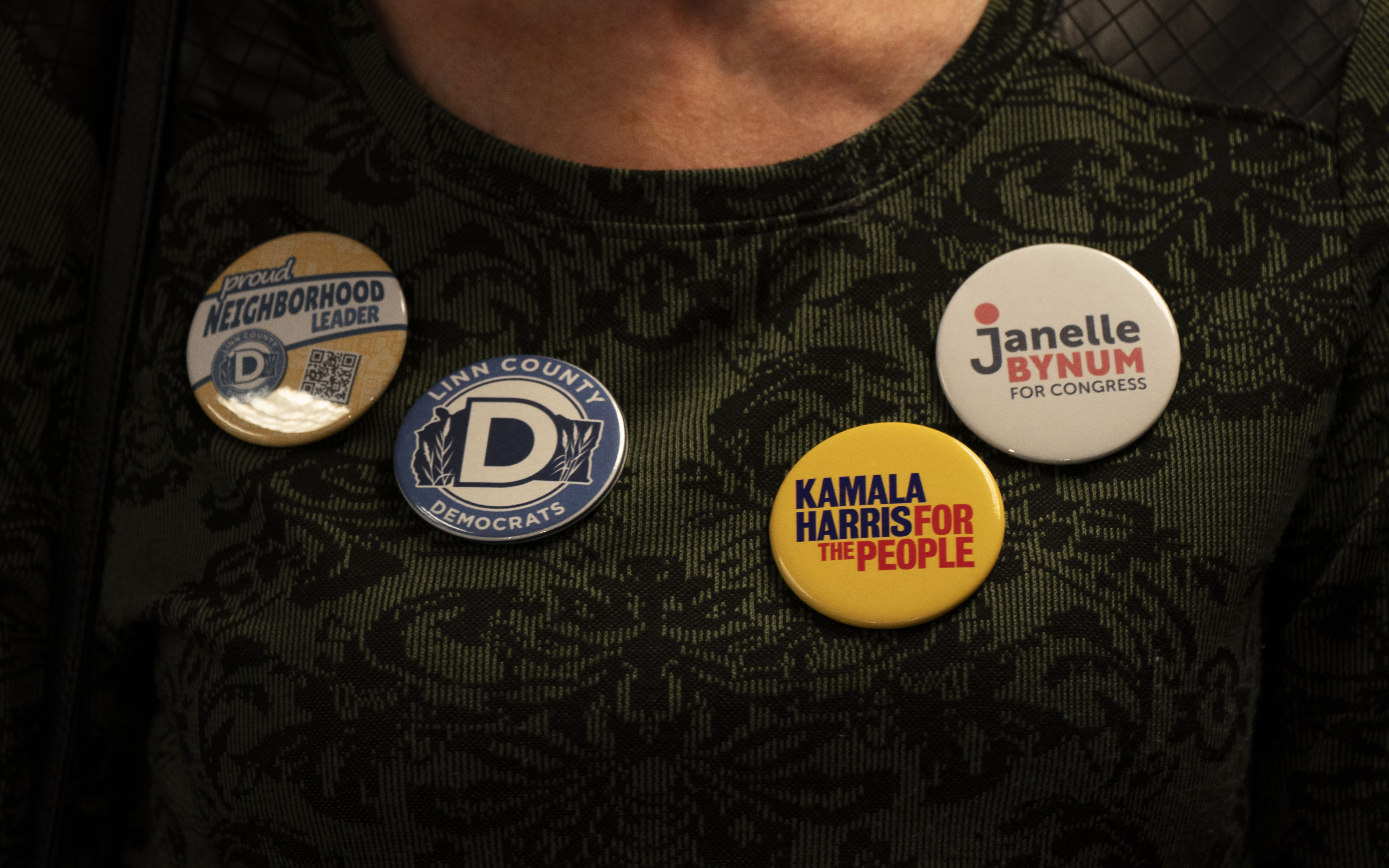 Rep Janelle Bynum and House Minority Leader Hakeem Jeffries ...