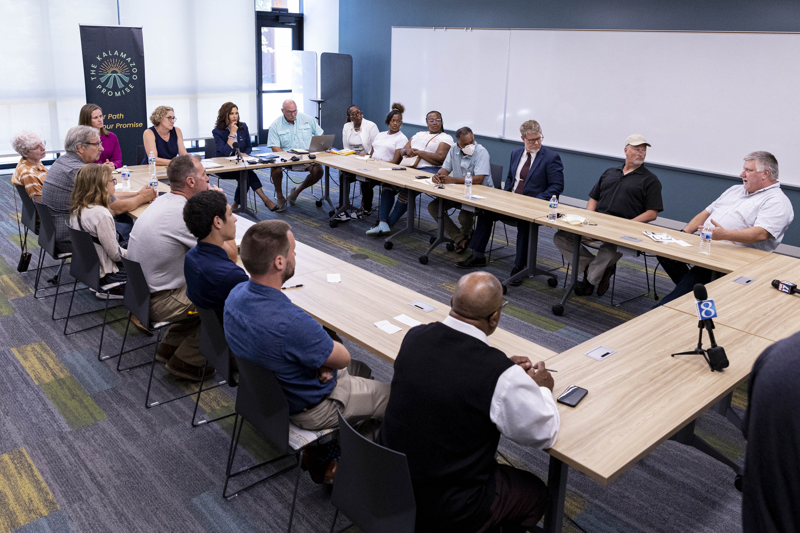 Gov. Whitmer holds roundtable discussion about public safety and gun ...