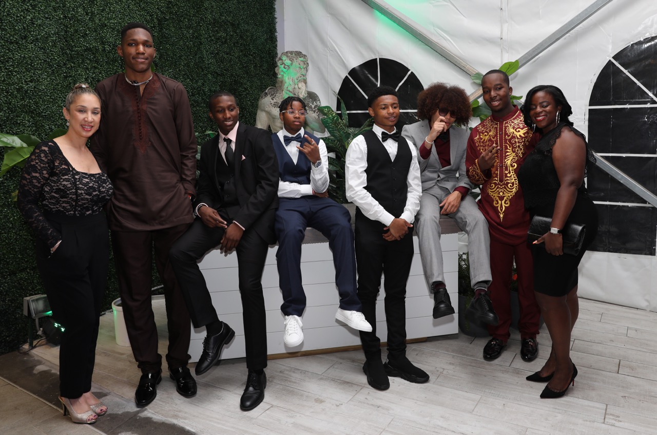 Prom 2022: Eagle Academy High School seniors celebrate at Eve Lounge ...