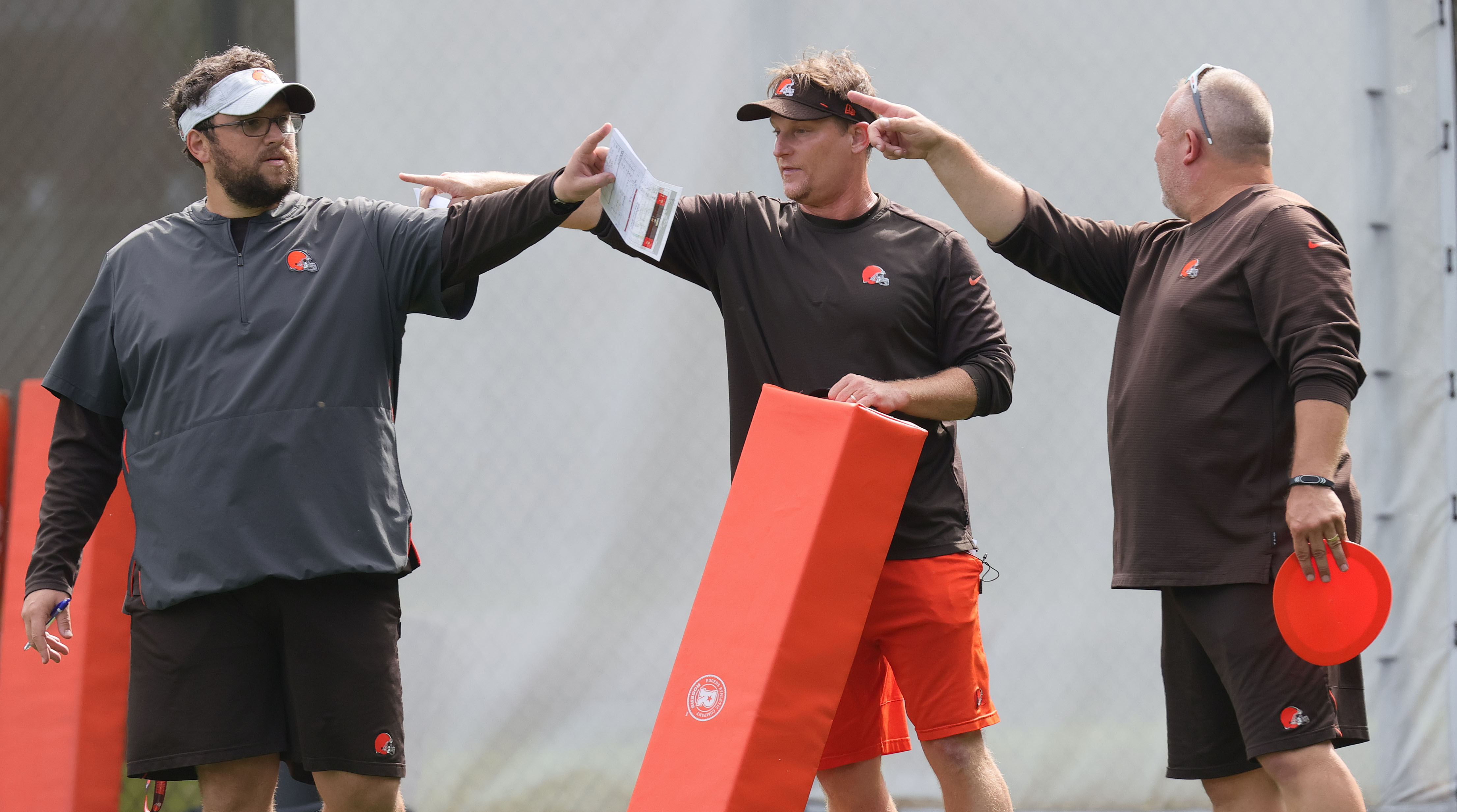 Cleveland Browns linebacker coach Jason Tarver, 2021-2022 - cleveland.com