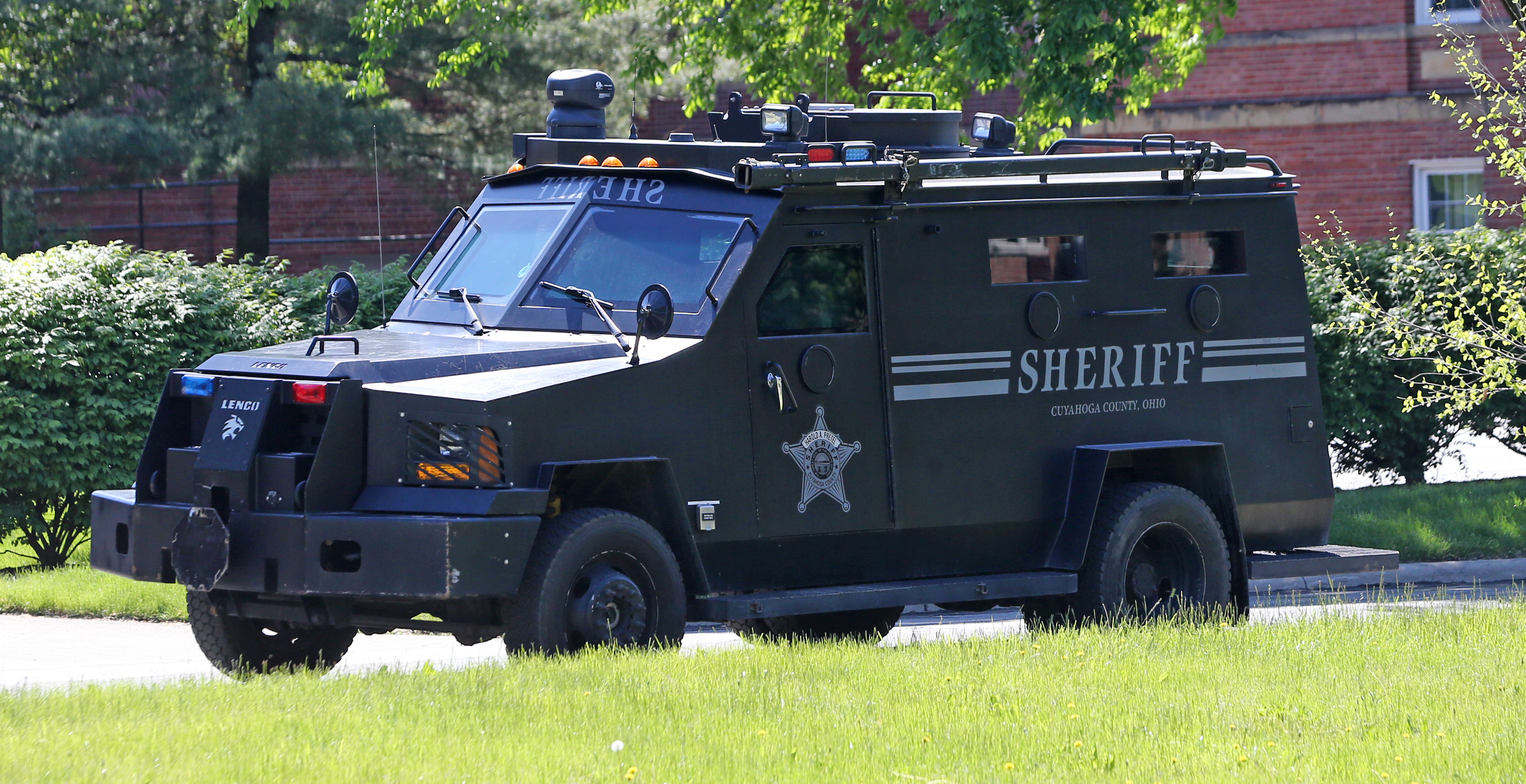 SWAT, police respond to Shaker Heights apartment complex, shots fired ...