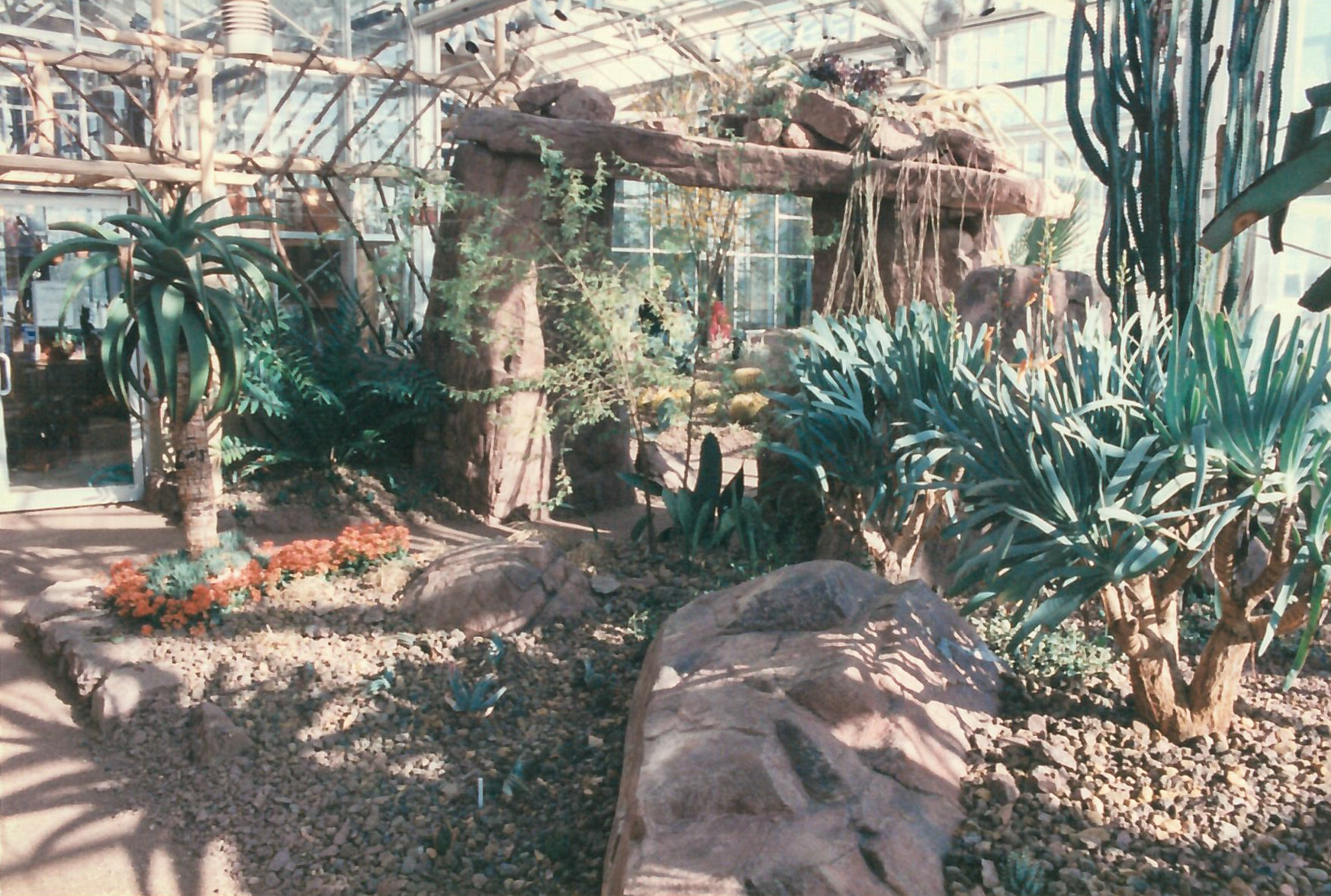 Photos offer glimpse into 30 years of Frederik Meijer Gardens ...