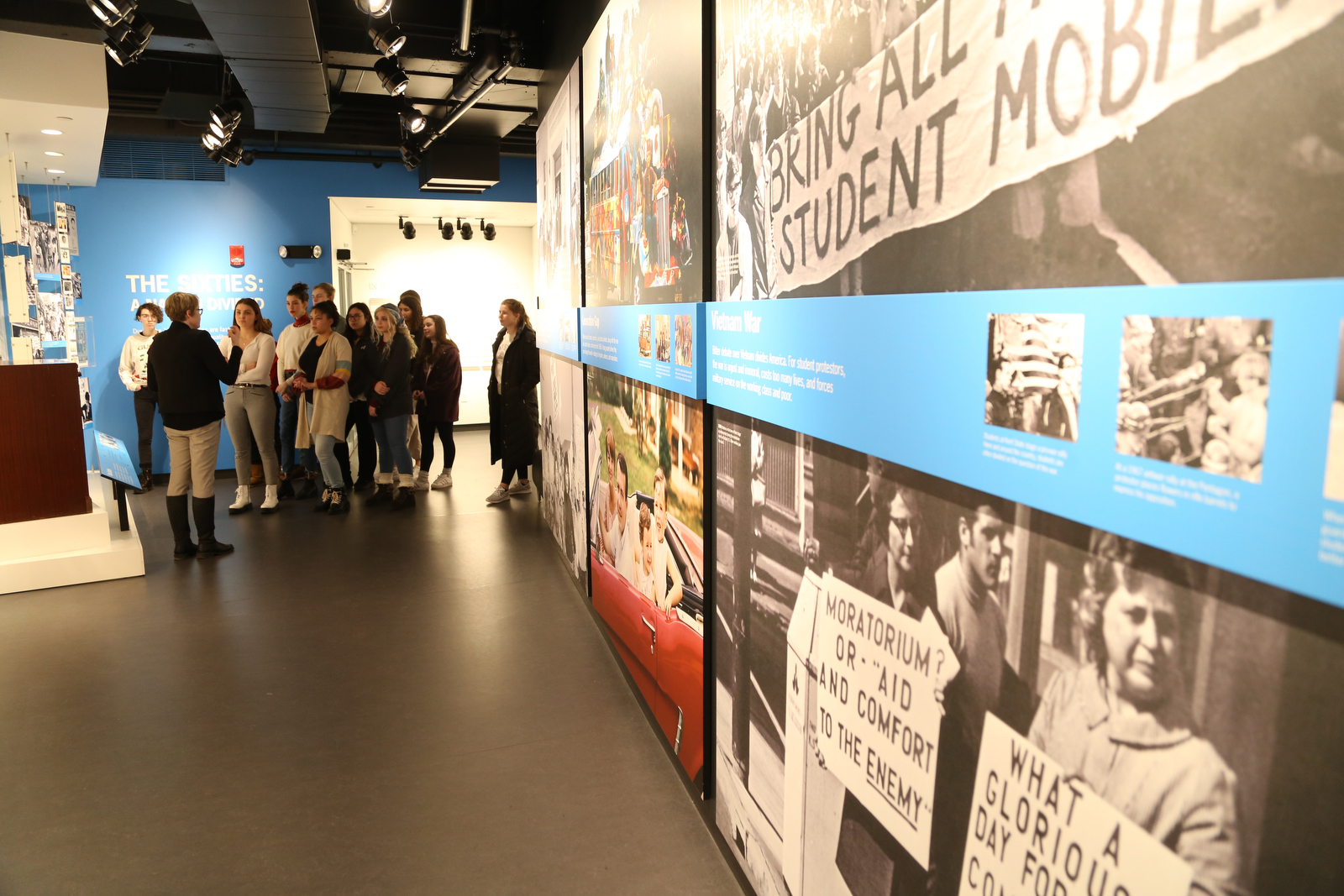 Kent State students tour the May 4 Visitor Center - cleveland.com