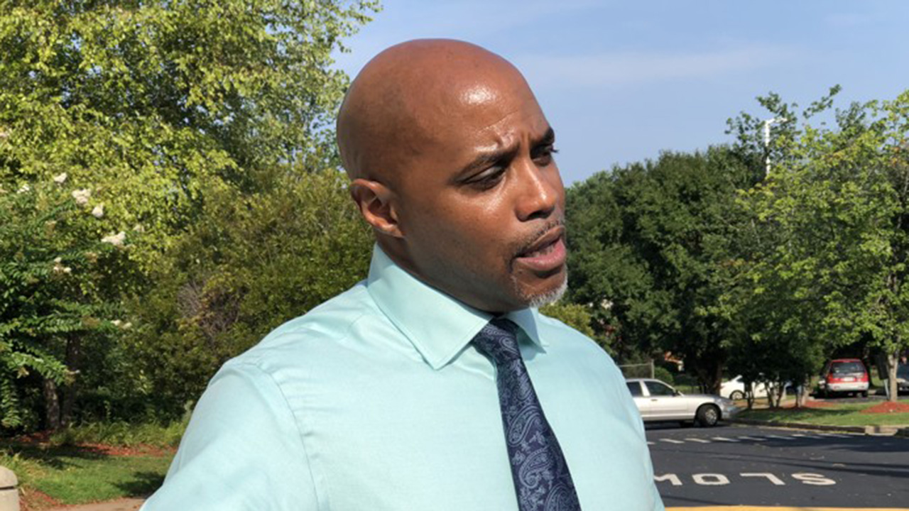 Clayton Sheriff Victor Hill arrests ex-deputy who wants to unseat him
