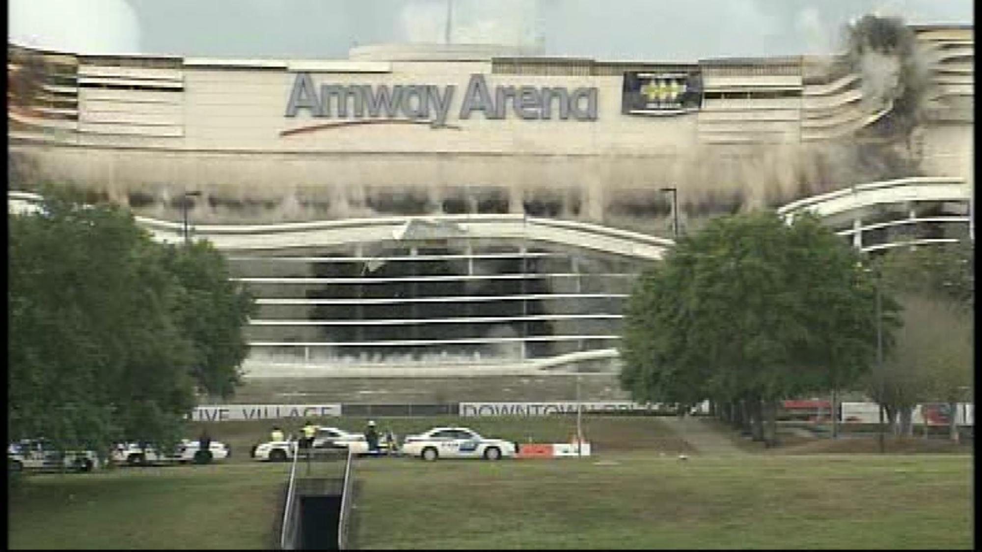 Amway Arena Implosion Pictures: Amway Arena Implosion – Orlando