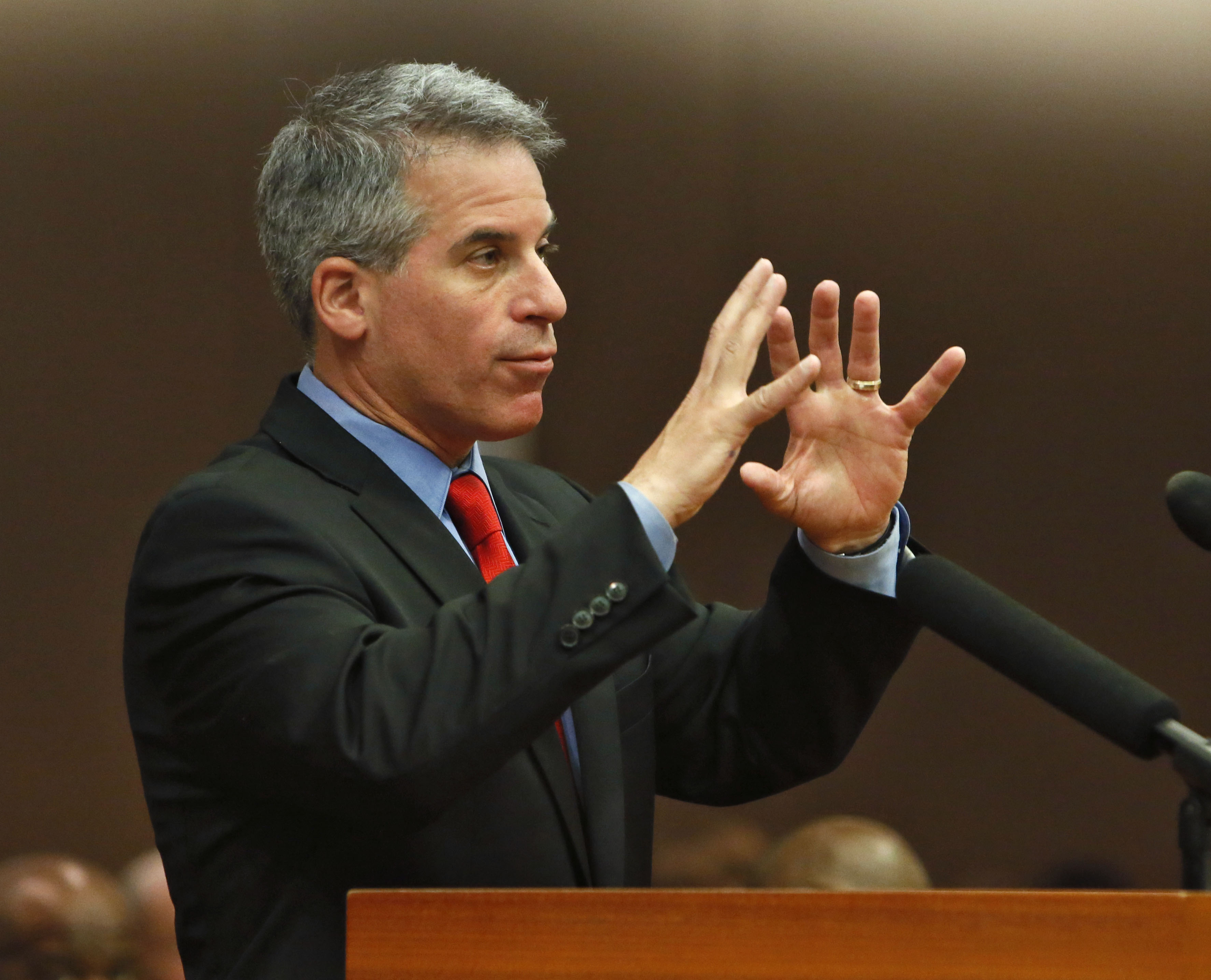 Georgia judge lets jurors question witnesses at trial