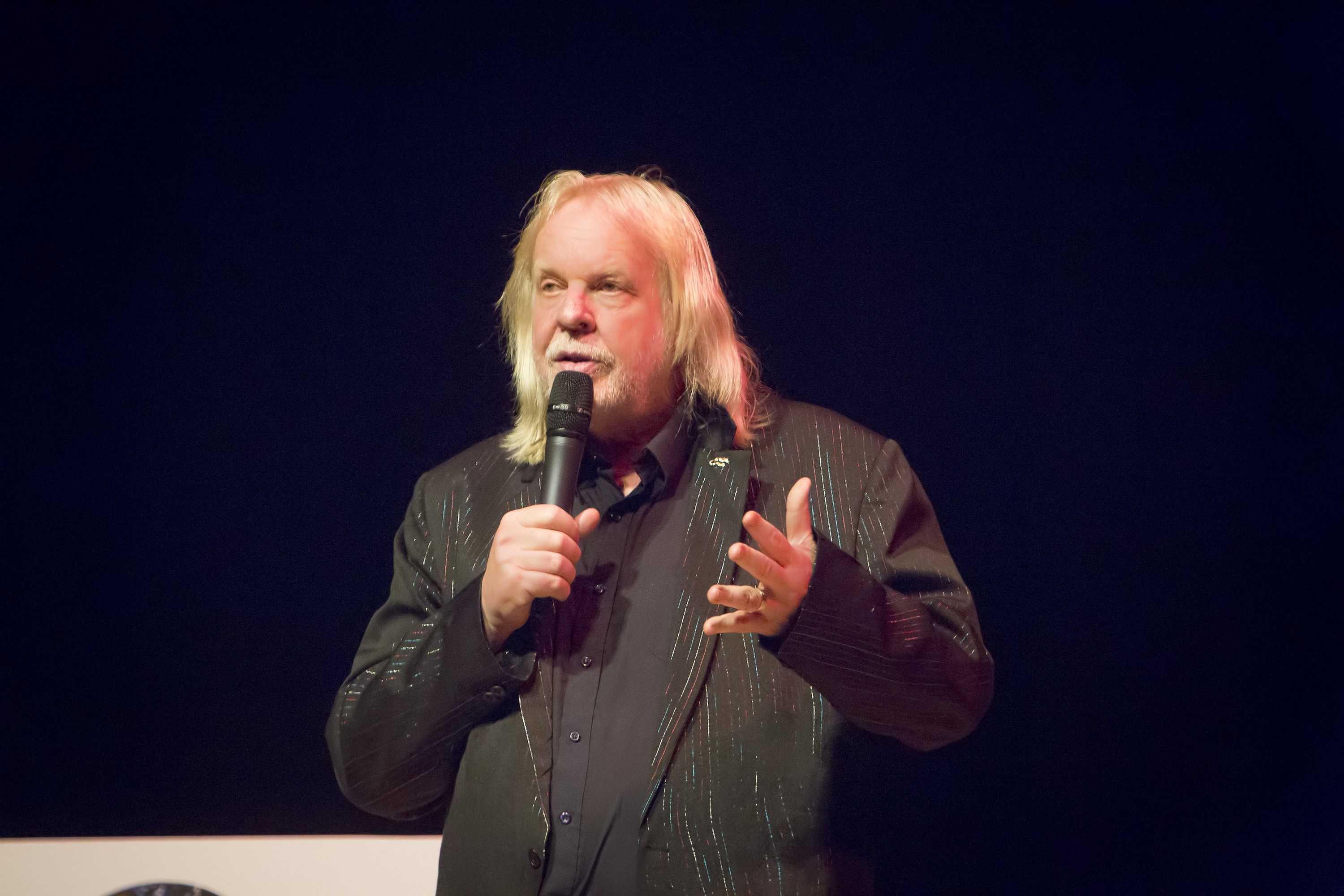 Rick Wakeman from Yes plays Atlanta