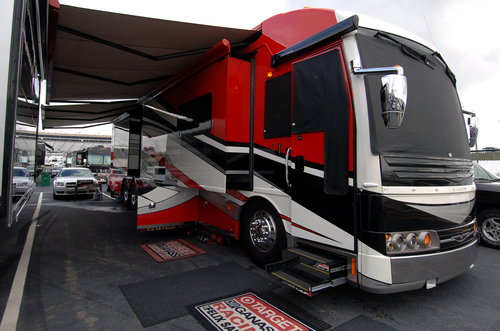 Nascar Drivers Motorhomes Inside Featherlite Coaches That Cater To