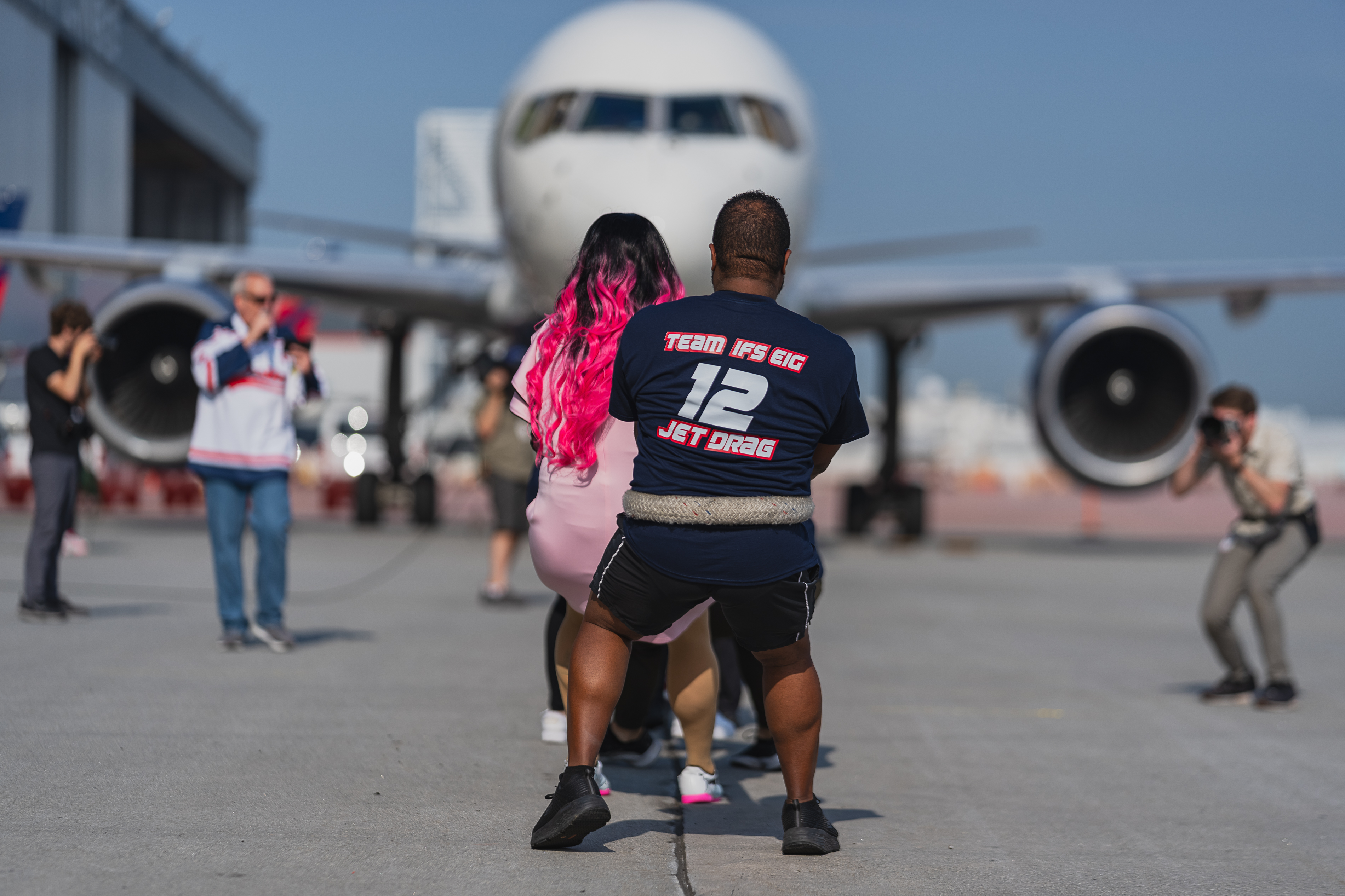 Tom Brady Gråtende Meme Jetfly PHOTOS: Tom Brady Helps Pull Plane At