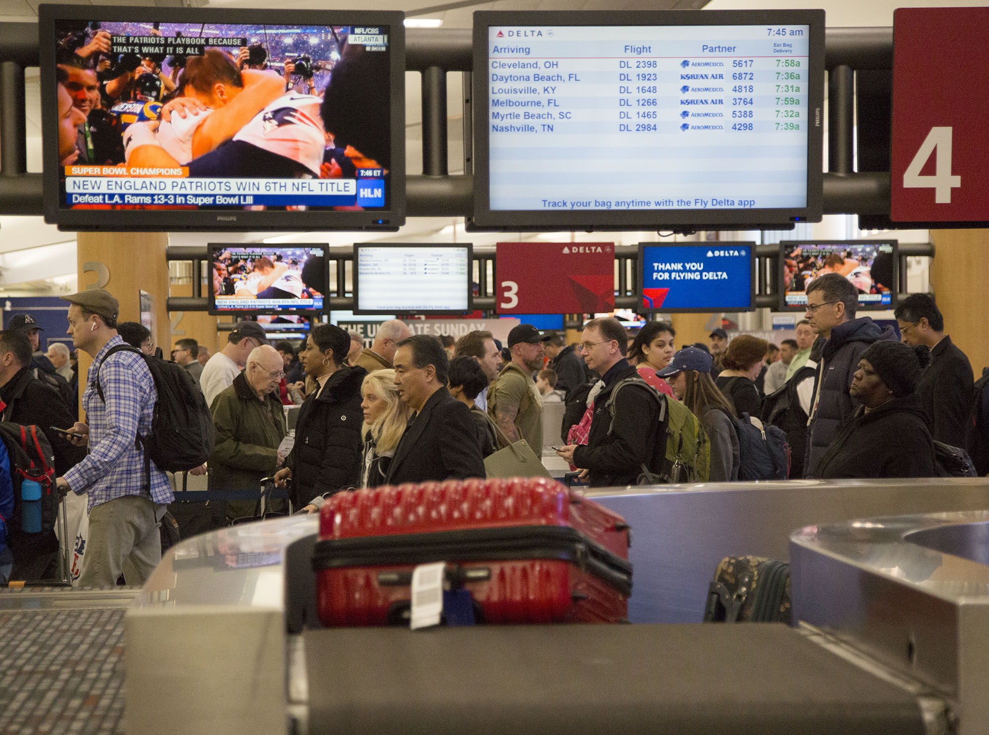 Security lines fill terminal at Atlanta airport with 1.5-hour waits