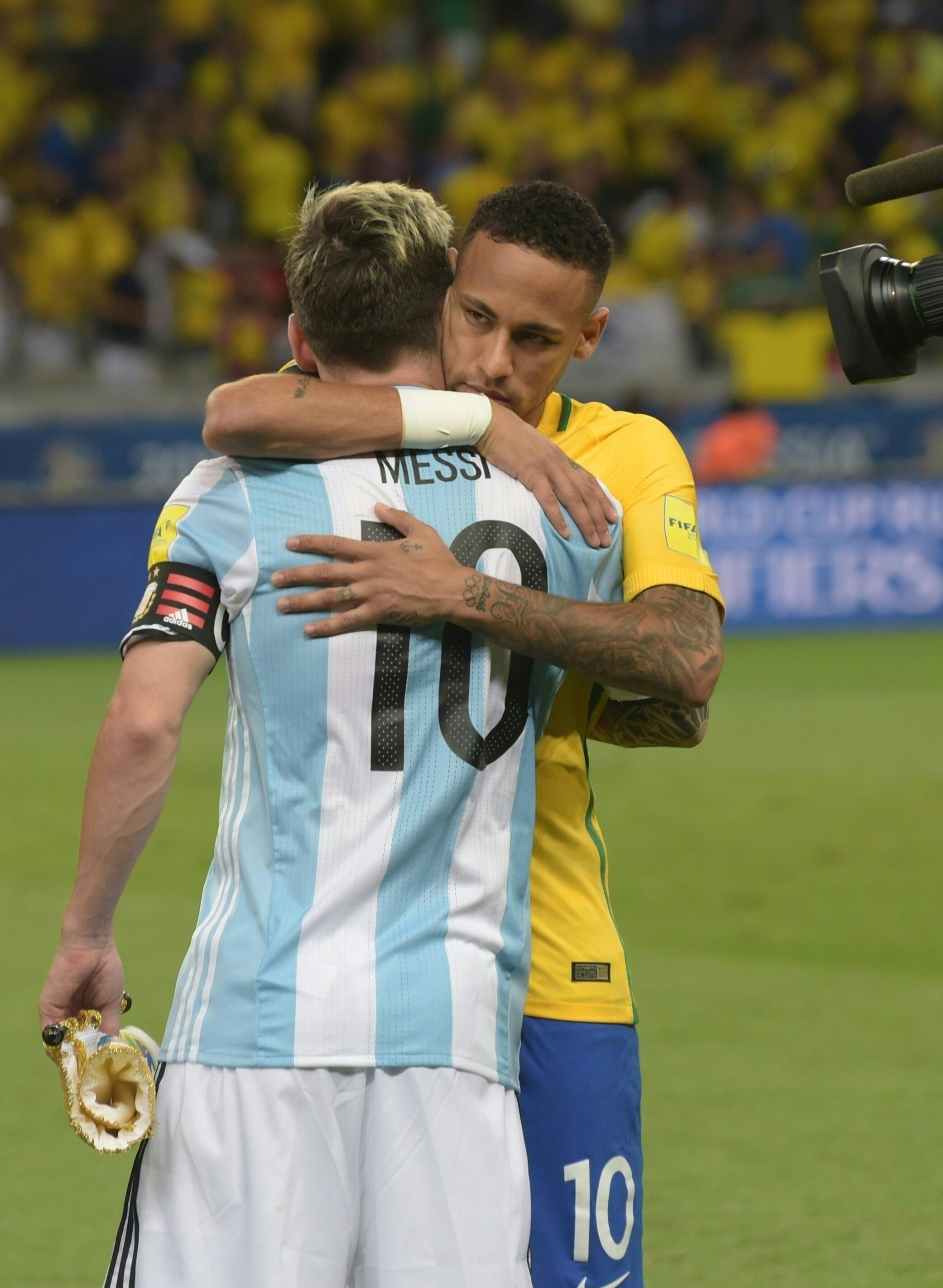 Messi Y Neymar Abrazados