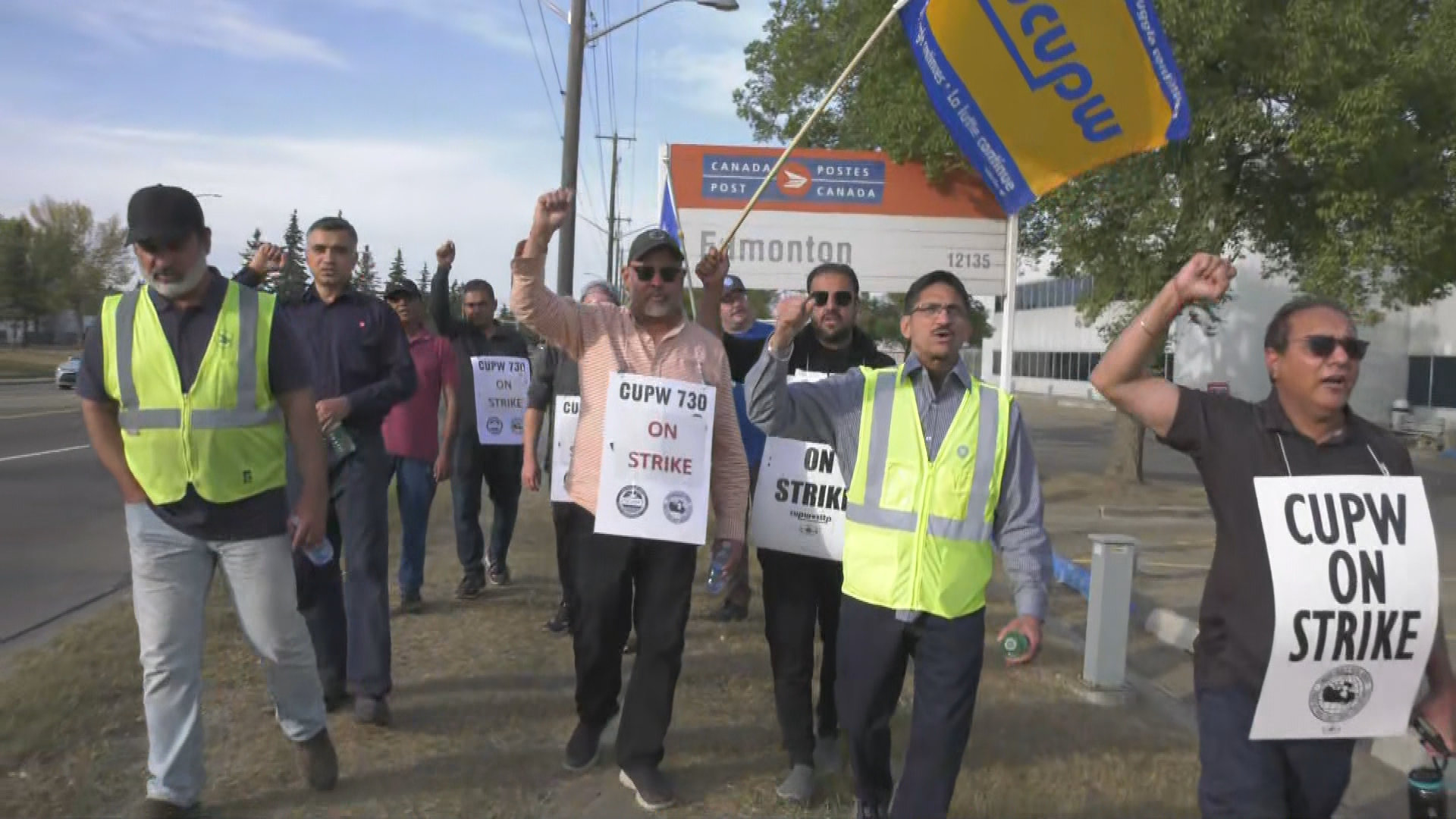 Cupw Strike Picket Line