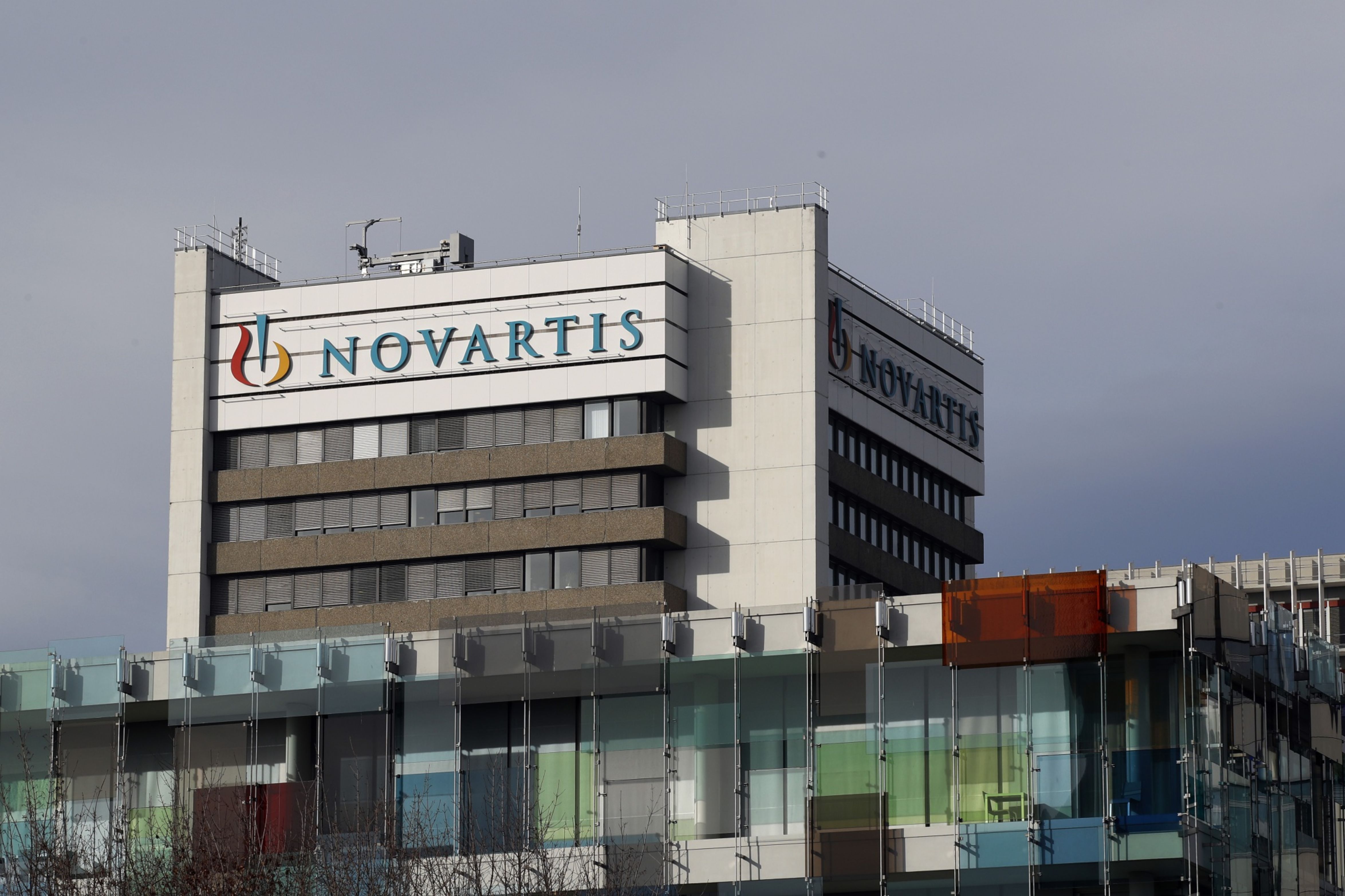 Farmacêutica Novartis vai cortar até 8 mil postos de trabalho em re...