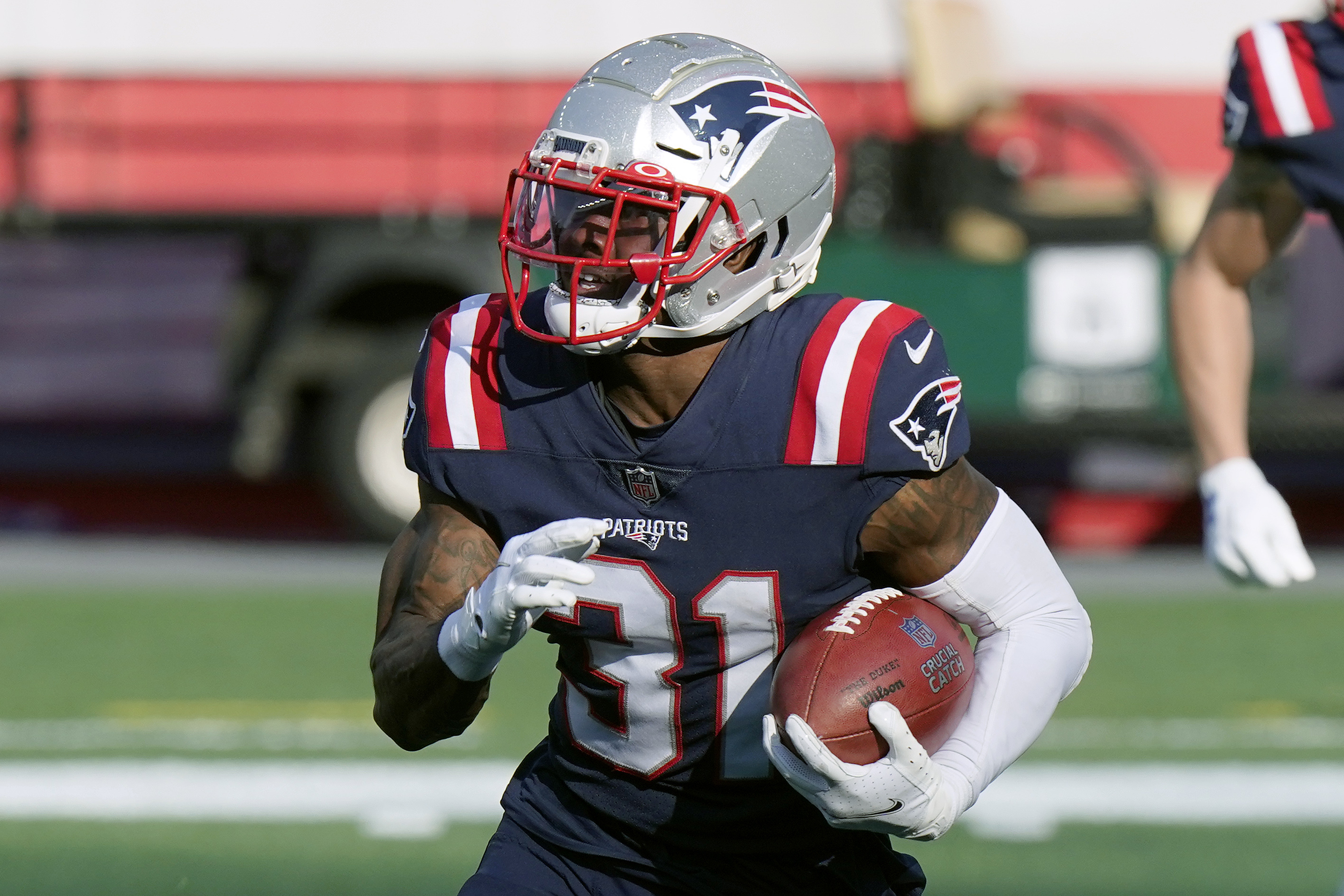 Patriots DB Jonathan Jones was a big reason why the Broncos didn’t ...