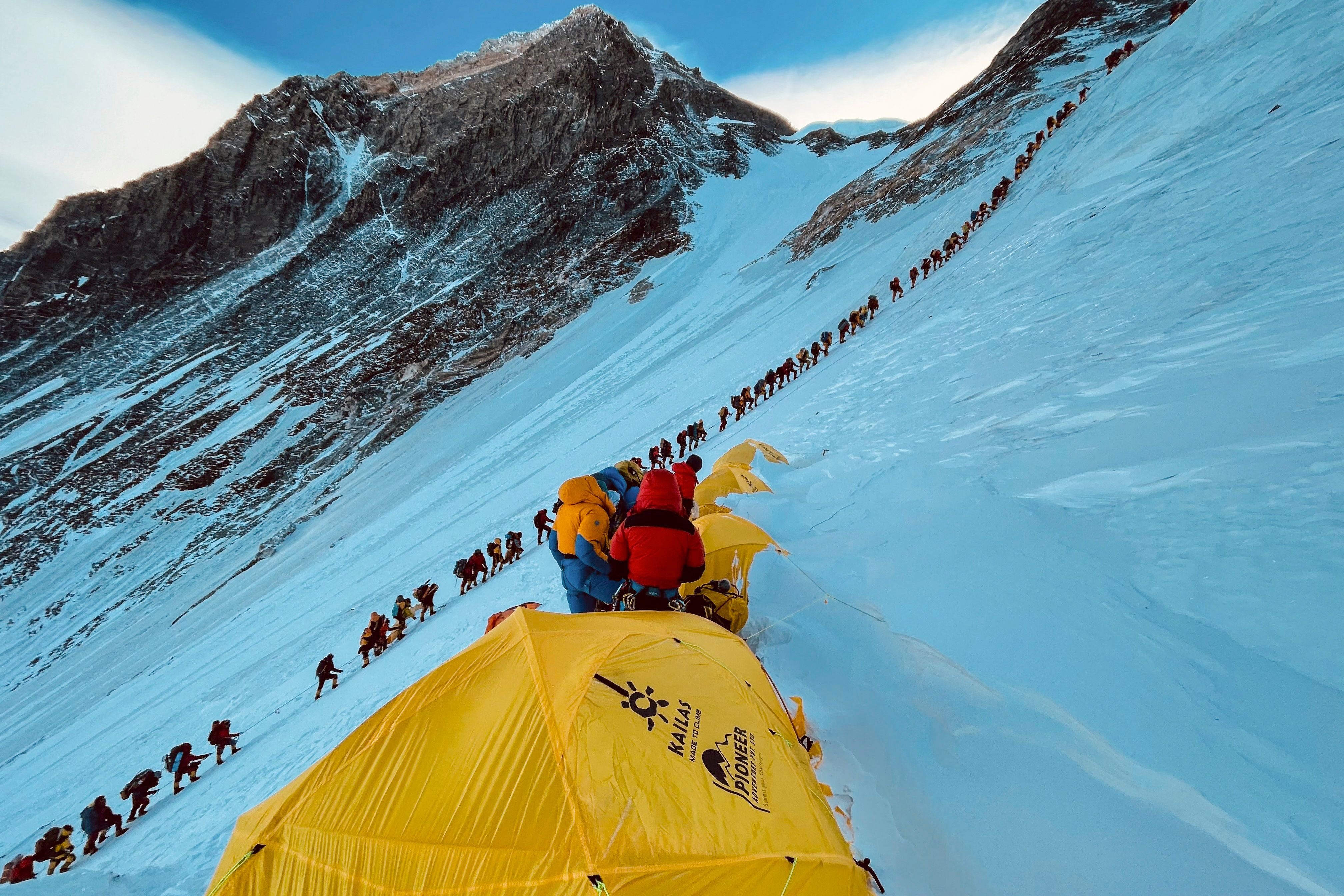 Photos Virus Fails To Deter Hundreds Of Climbers On Mount Everest Photos Virus Fails To Deter Hundreds Of Climbers On Mount Everest