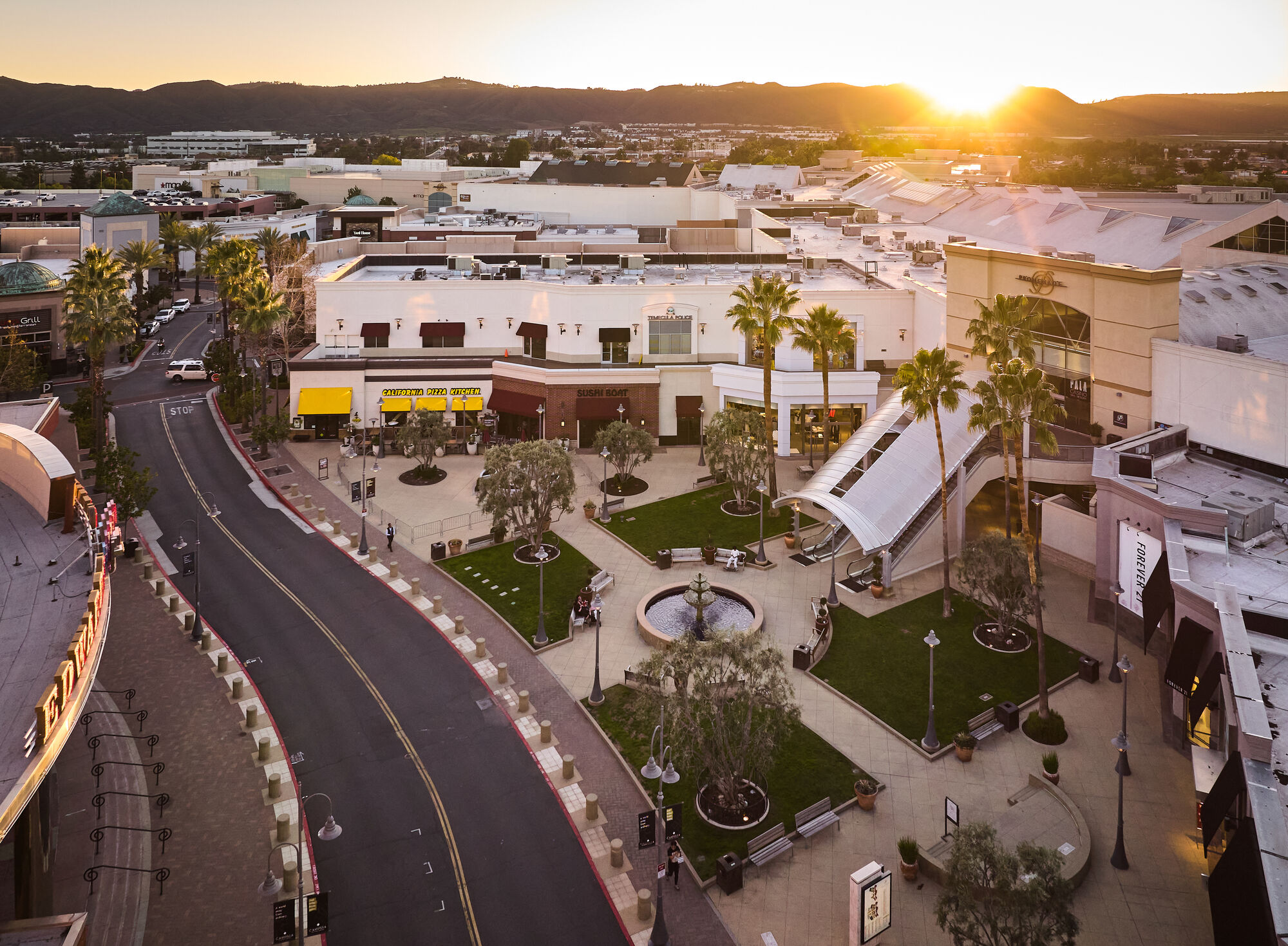 Promenade Temecula - Brookfield Properties