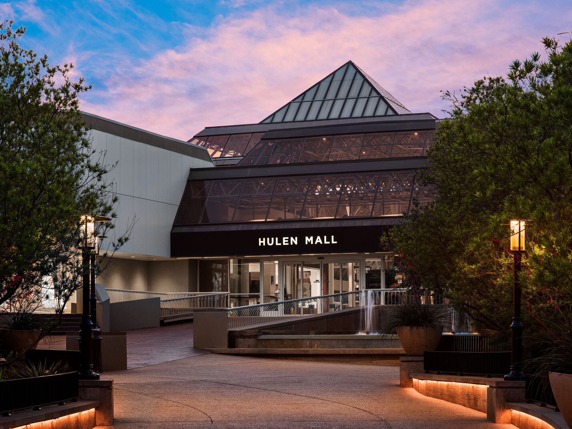 Hulen Mall - Brookfield Properties