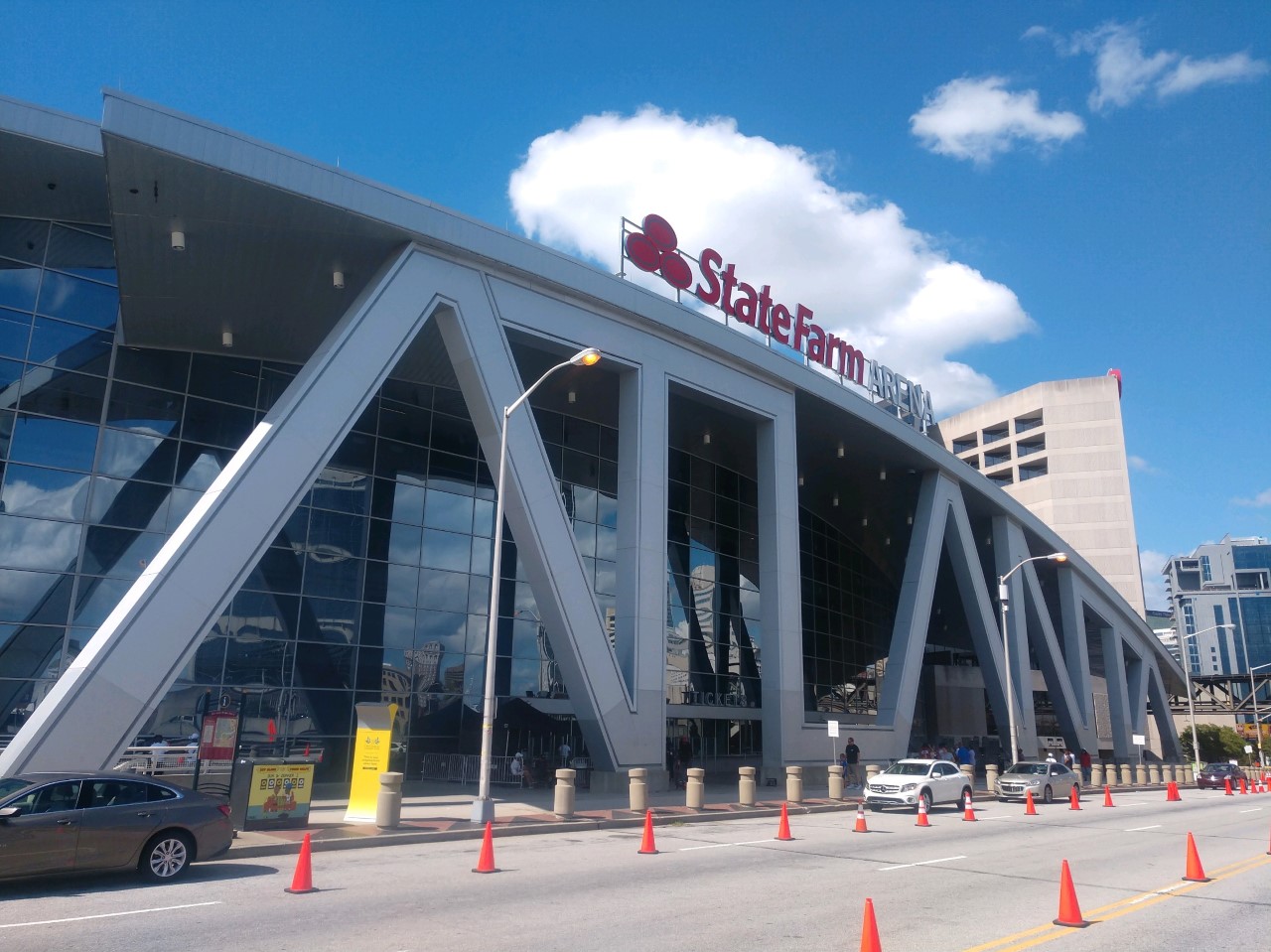 Three shot after robbery attempt while leaving State Farm Arena Sunday ...
