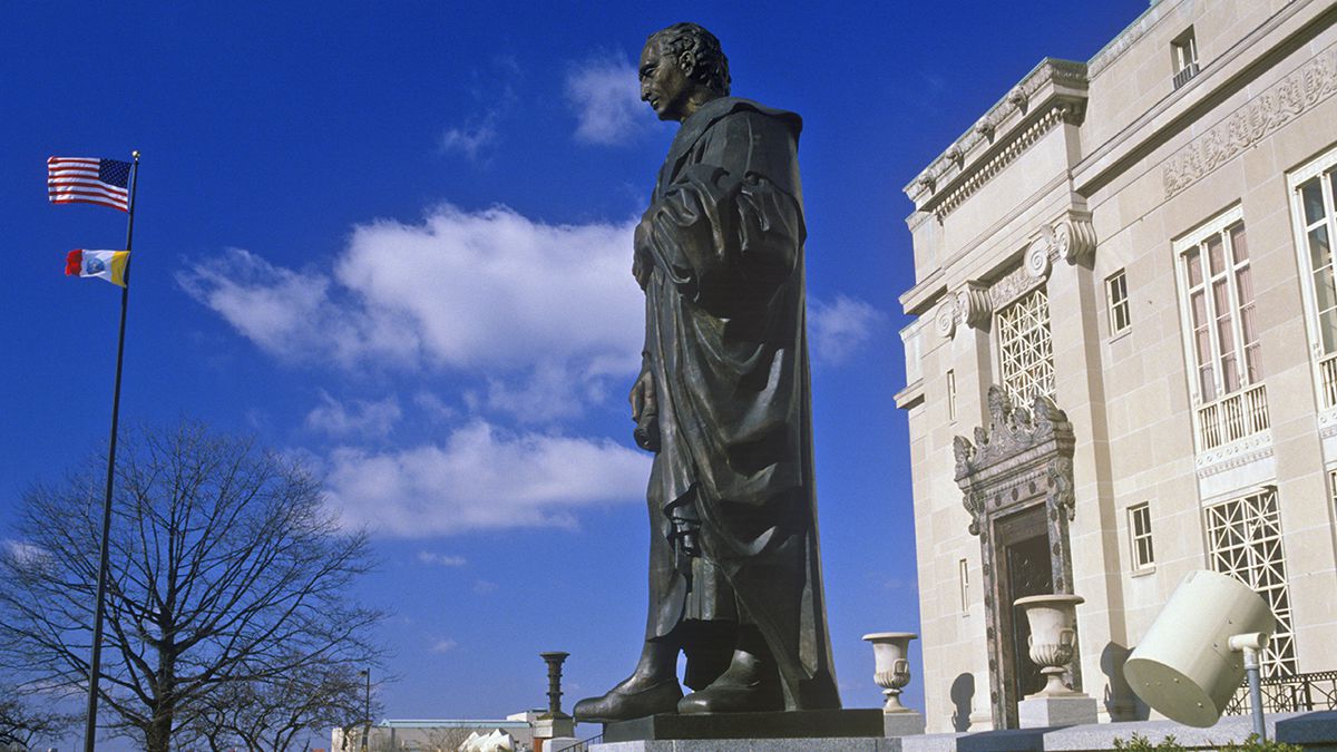 Ohio officials remove Columbus statue from outside Columbus City Hall ...